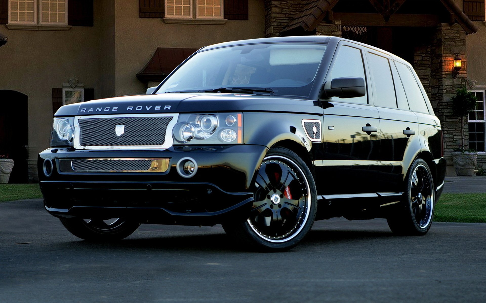 Stunning HD Range Rover Wallpaper – Bold and Luxurious Vehicle