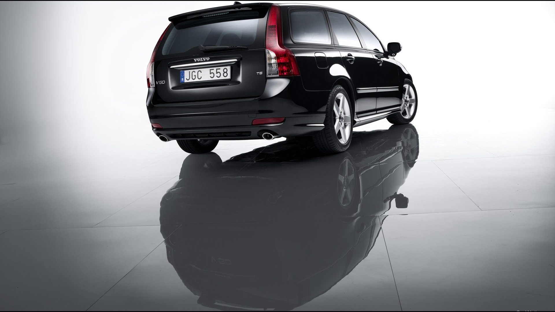 Download Vehicle Volvo HD Wallpaper