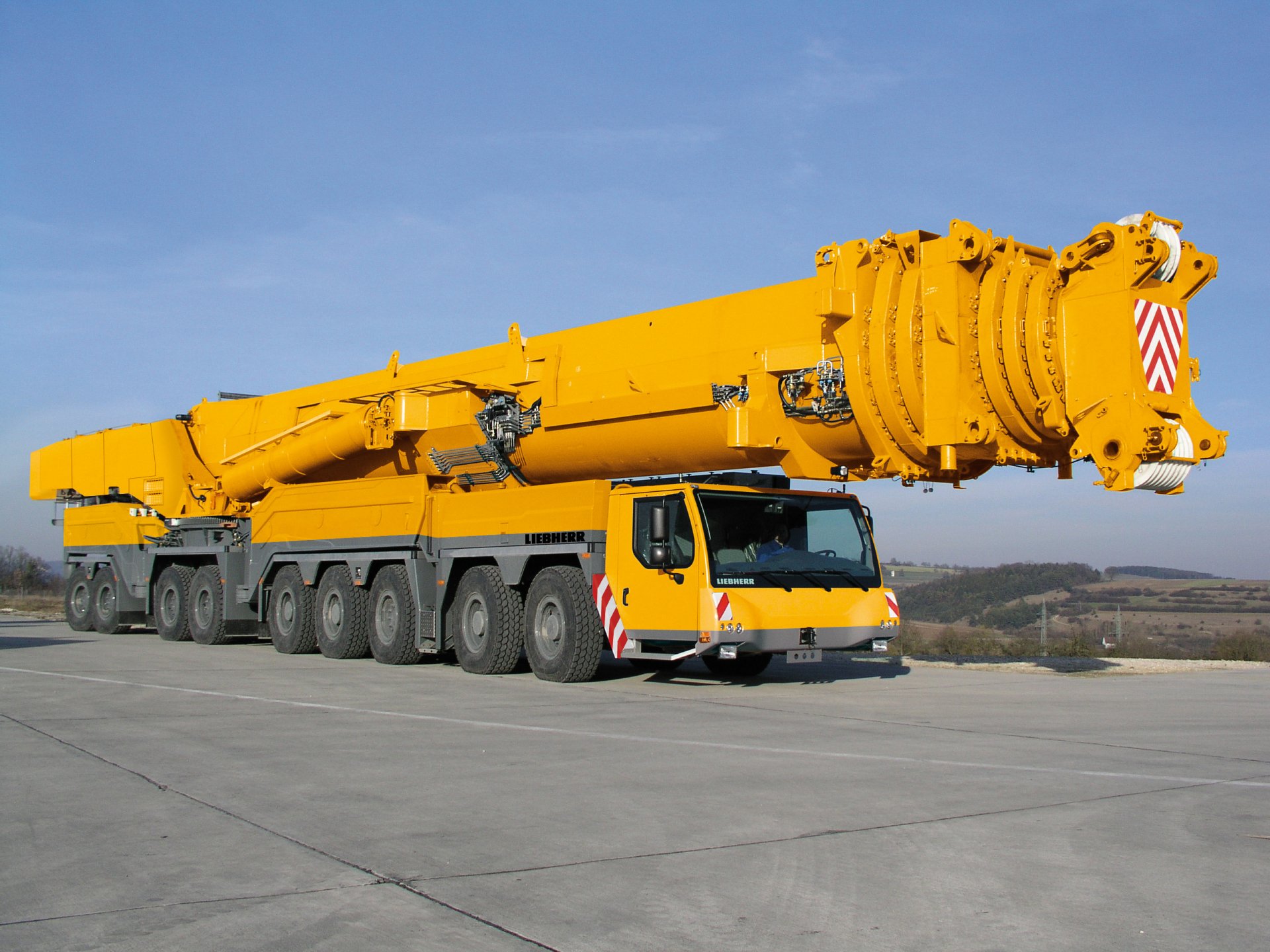 Liebherr Mobile Crane HD Wallpaper – Powerful Construction Vehicle in ...