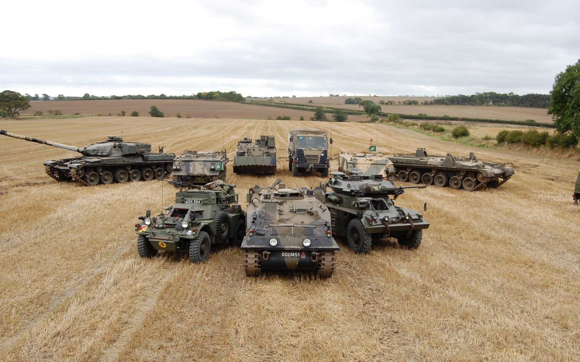 Download Military Tank HD Wallpaper | 1920x1200 | Wallpaper Abyss