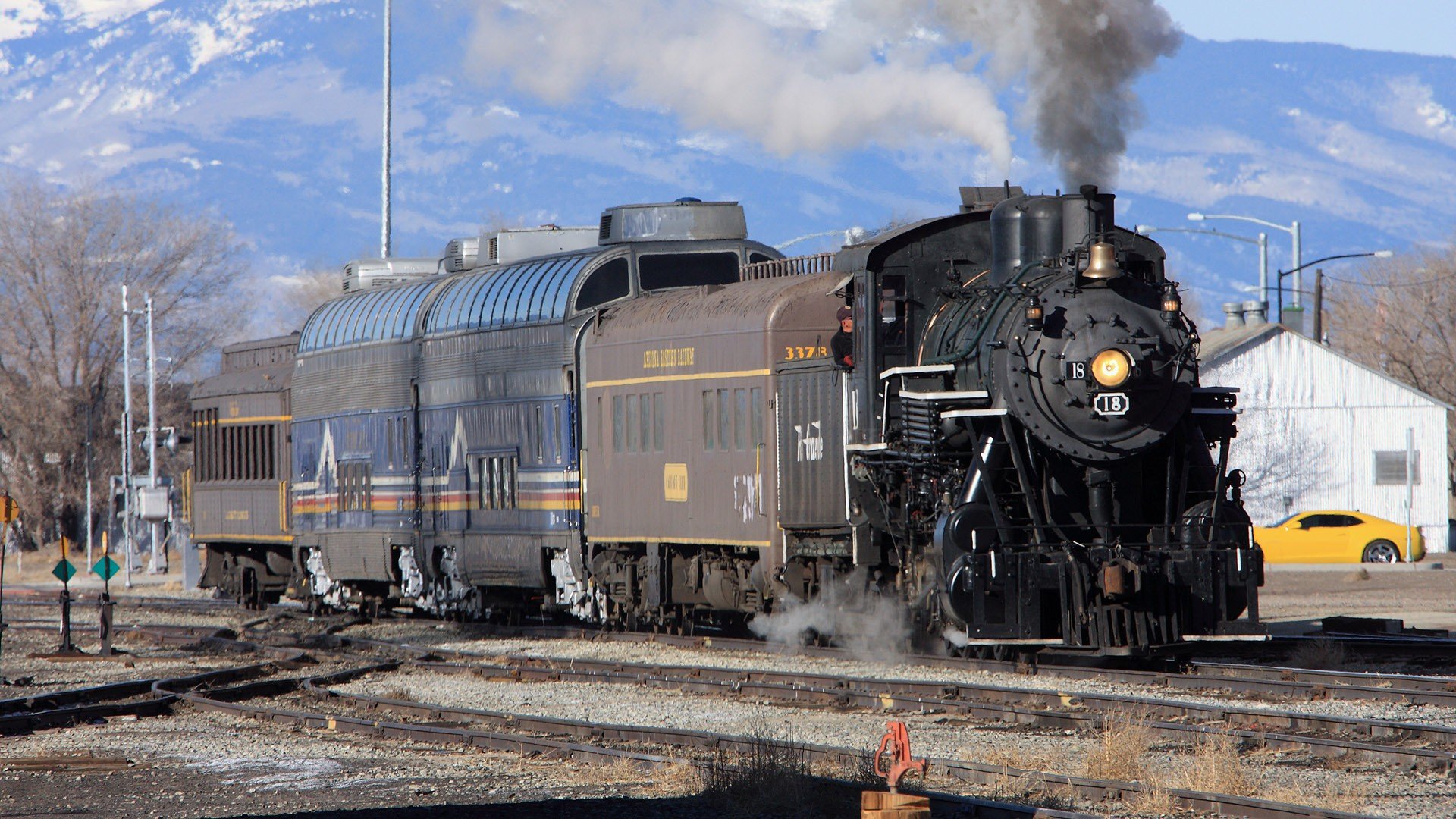 Download Vehicle Train HD Wallpaper