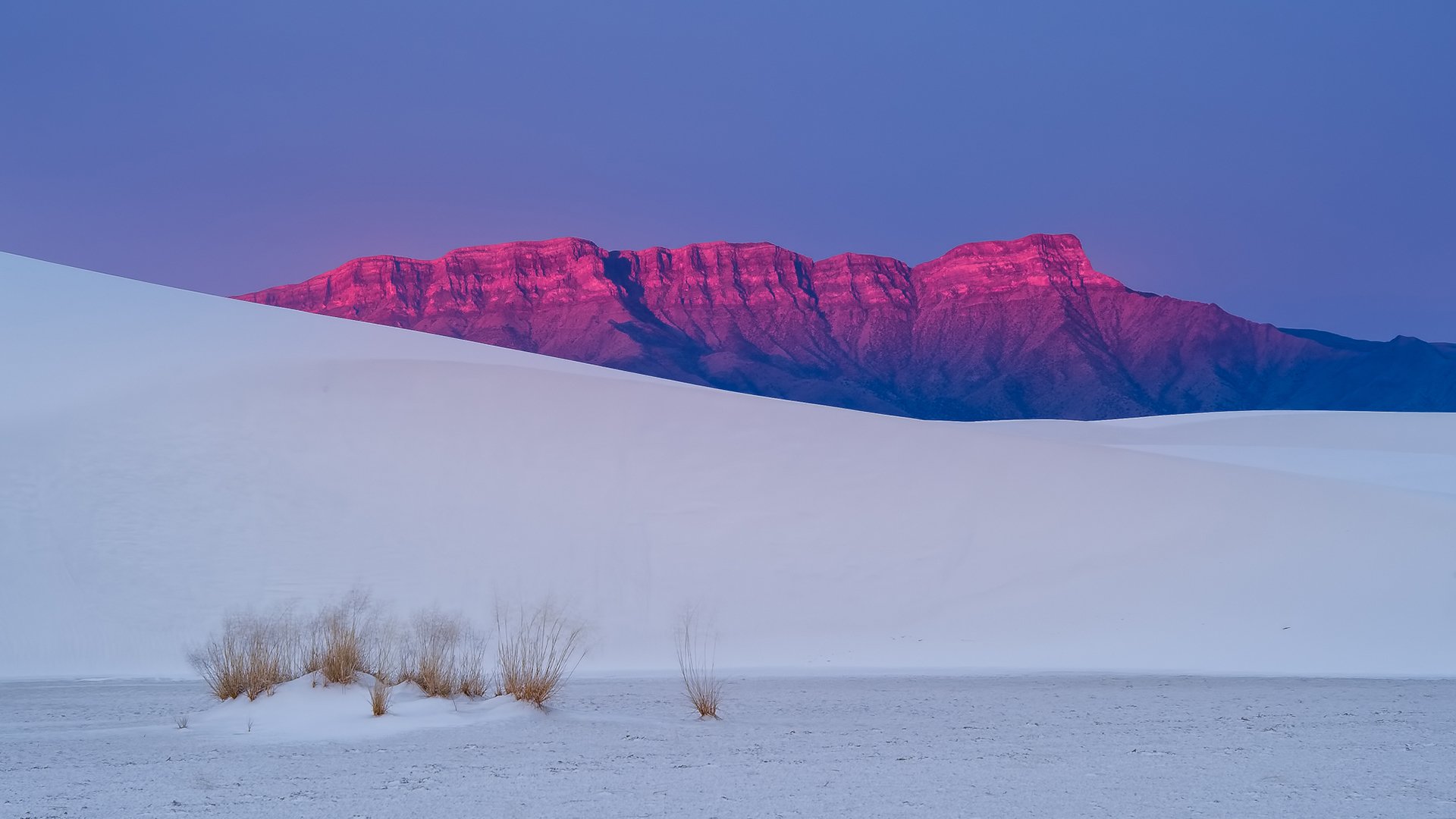 Desert Dawn: Stunning HD Nature Wallpaper of Serene Sands and Vibrant ...