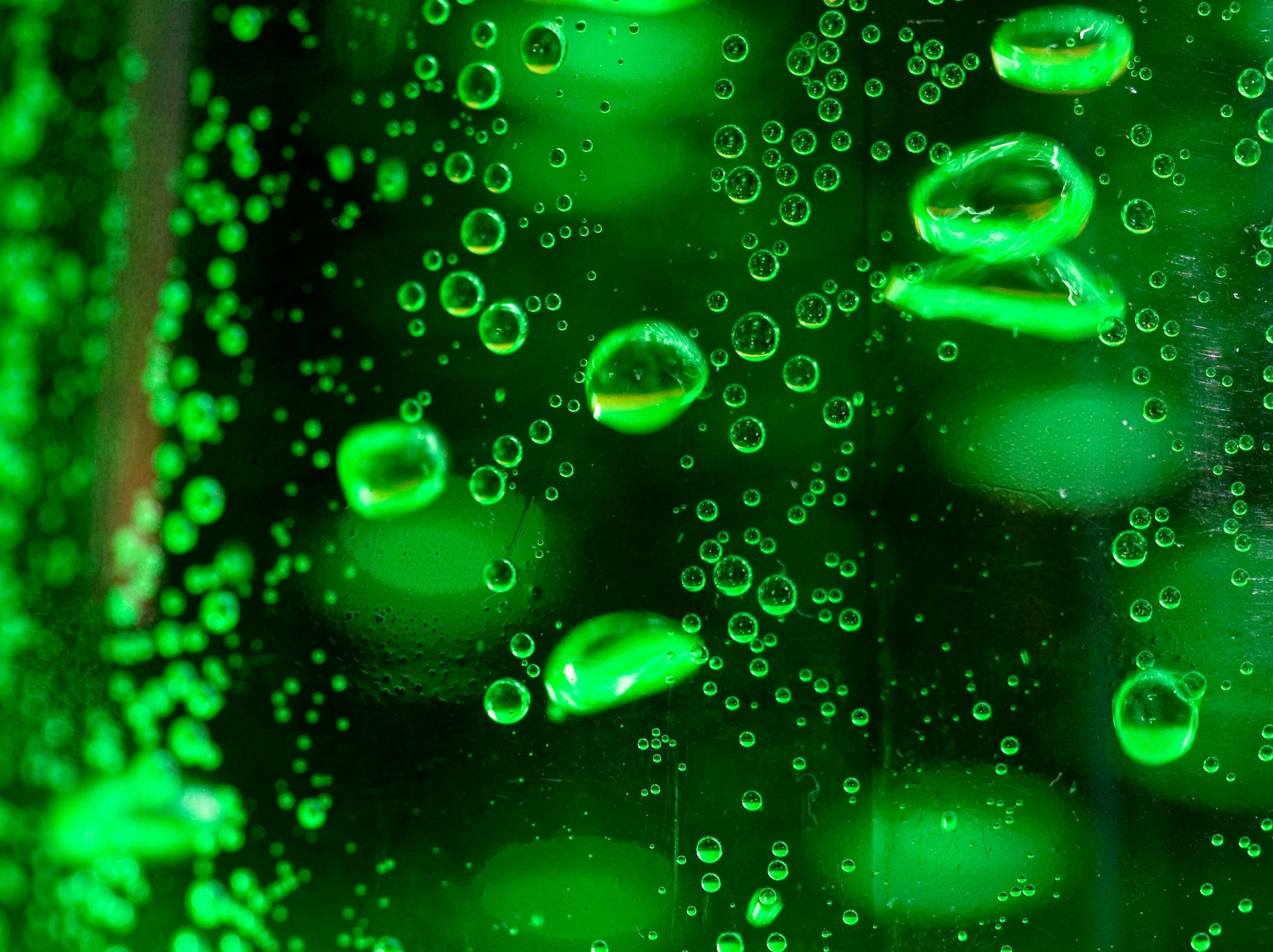 Elemental Green Bubbles: Artistic HD Wallpaper
