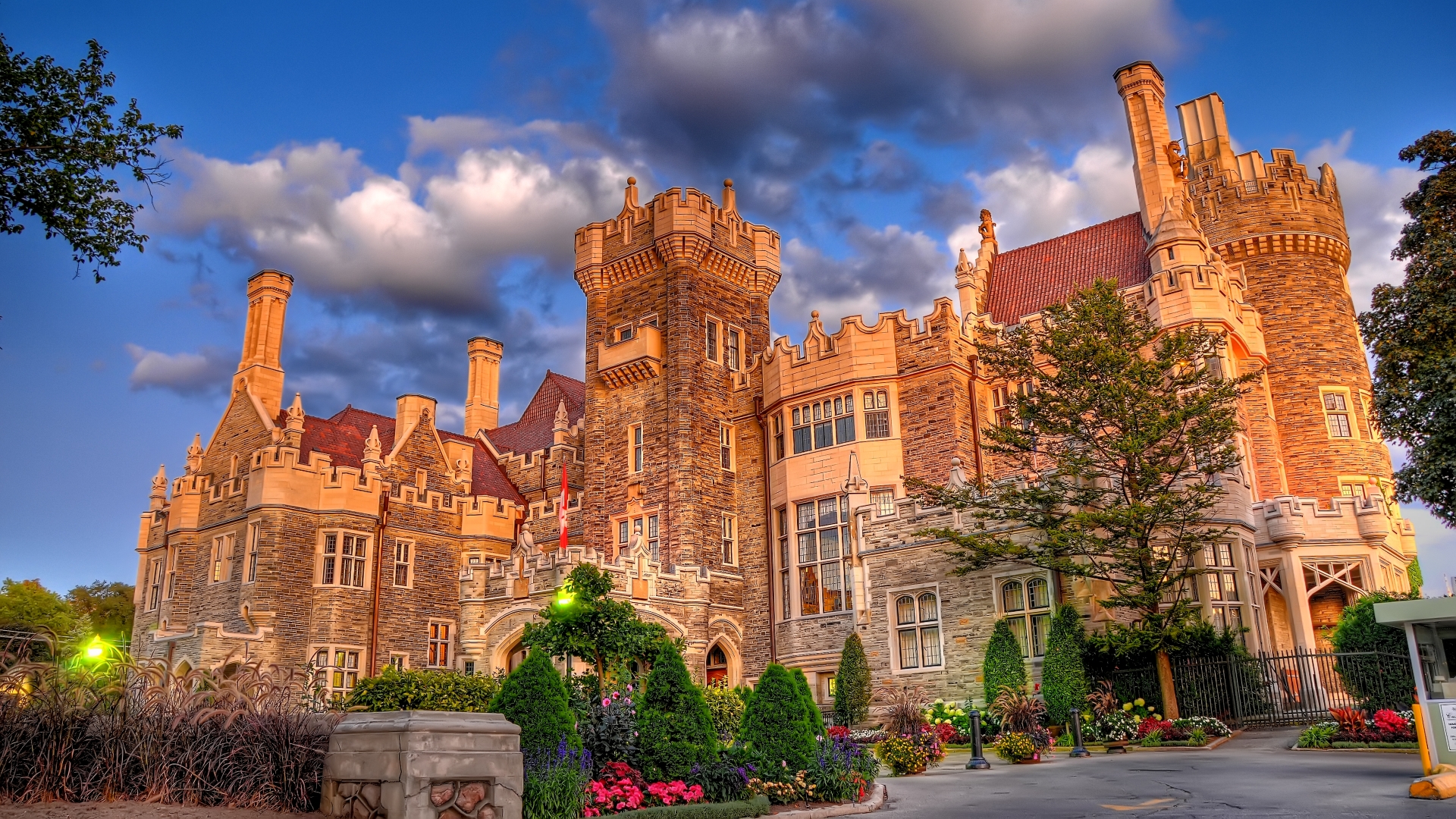 Download Man Made Casa Loma HD Wallpaper