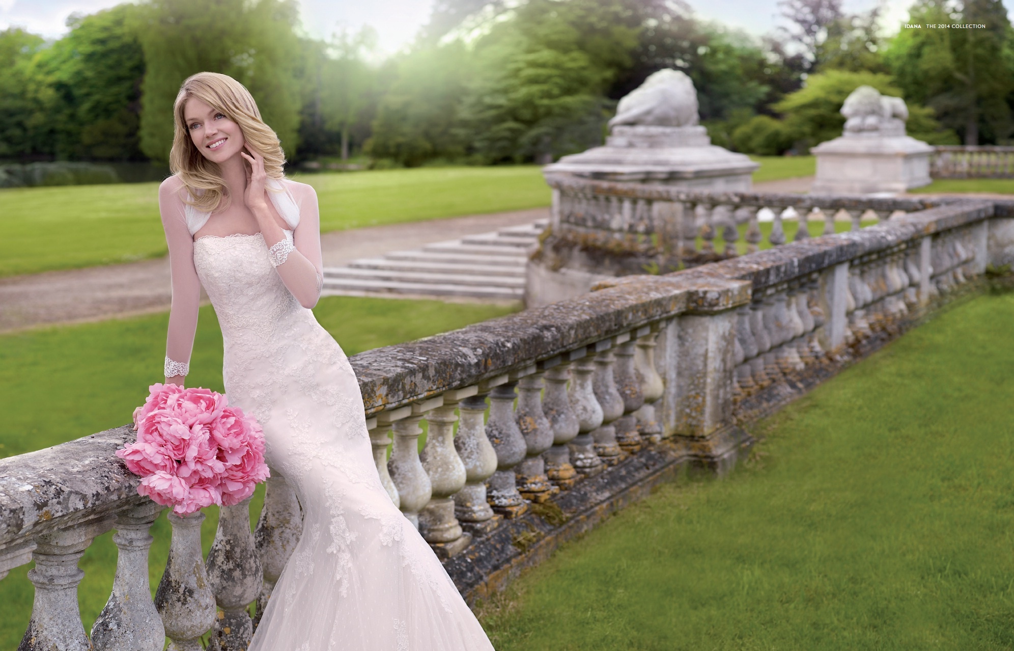 Elegant Floral Bliss: HD Wallpaper Featuring a Bridal Beauty