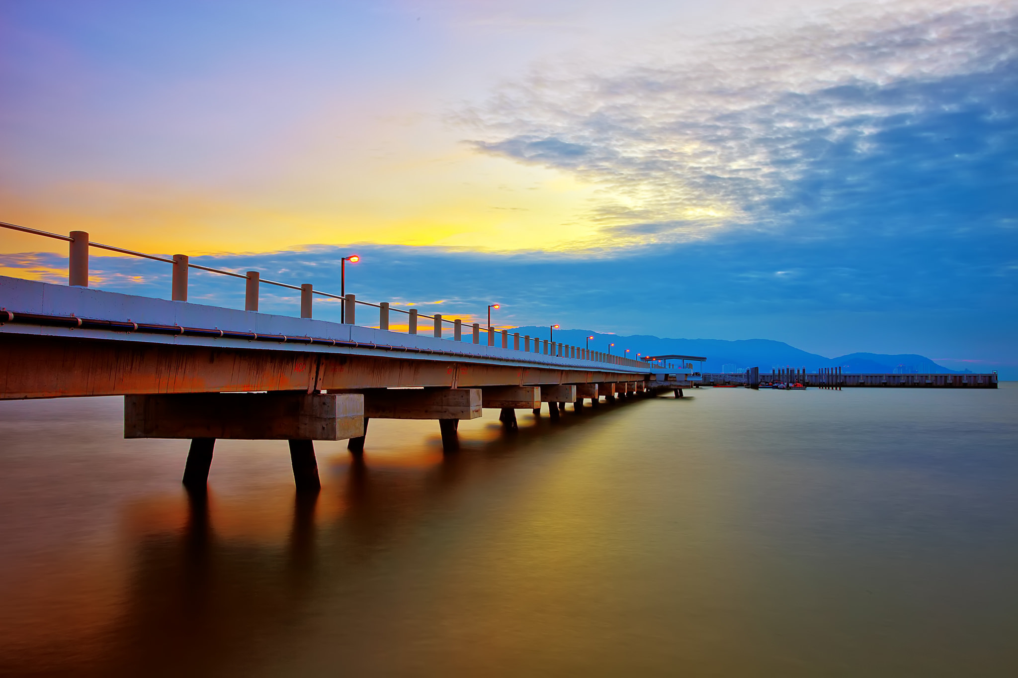 Wallpaper Modern Bridge Colorful