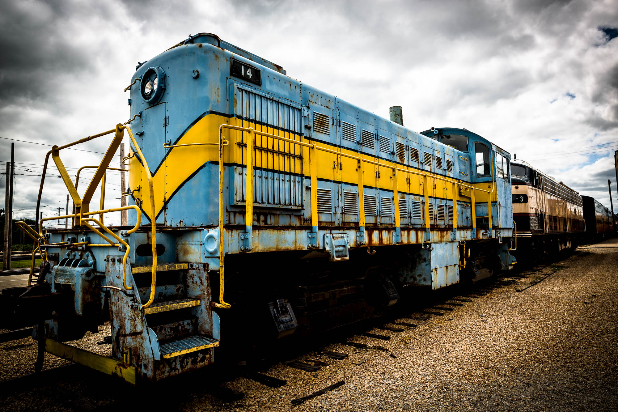 Download Vehicle Train HD Wallpaper