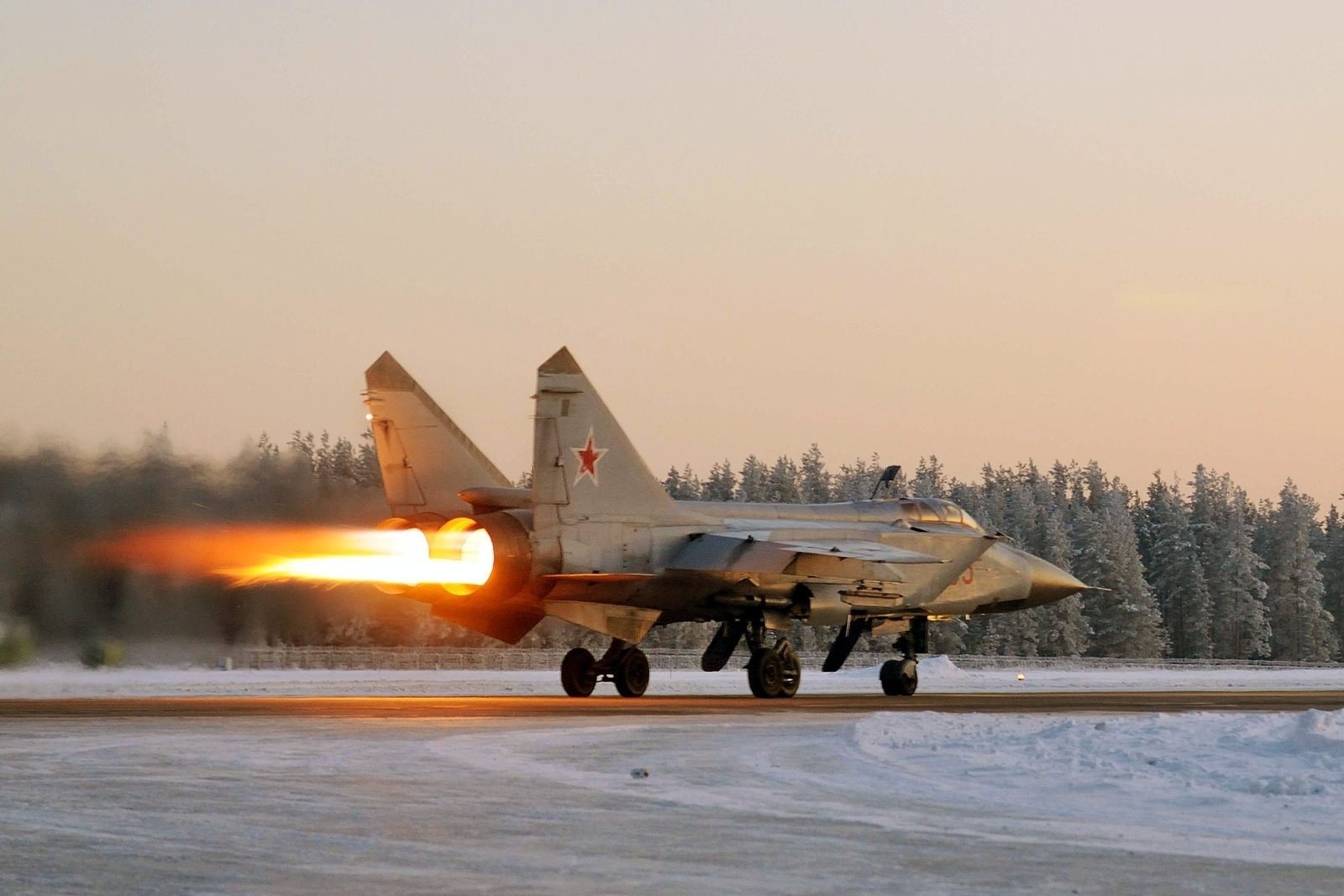 Download Military Mikoyan MiG-31 Wallpaper