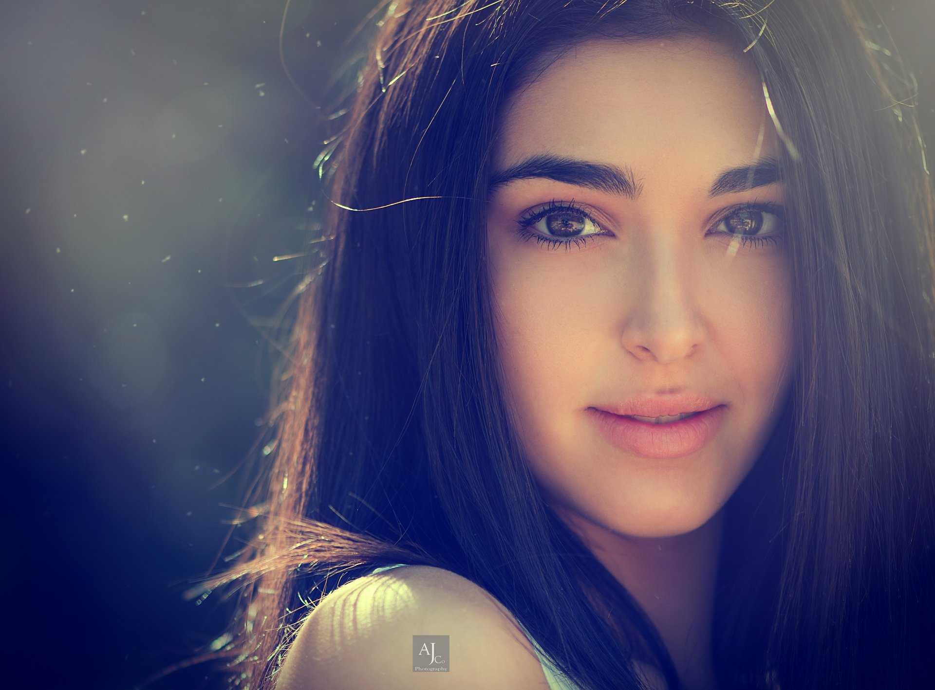 Captivating Smile: A Portrait in 4K Ultra HD Wallpaper