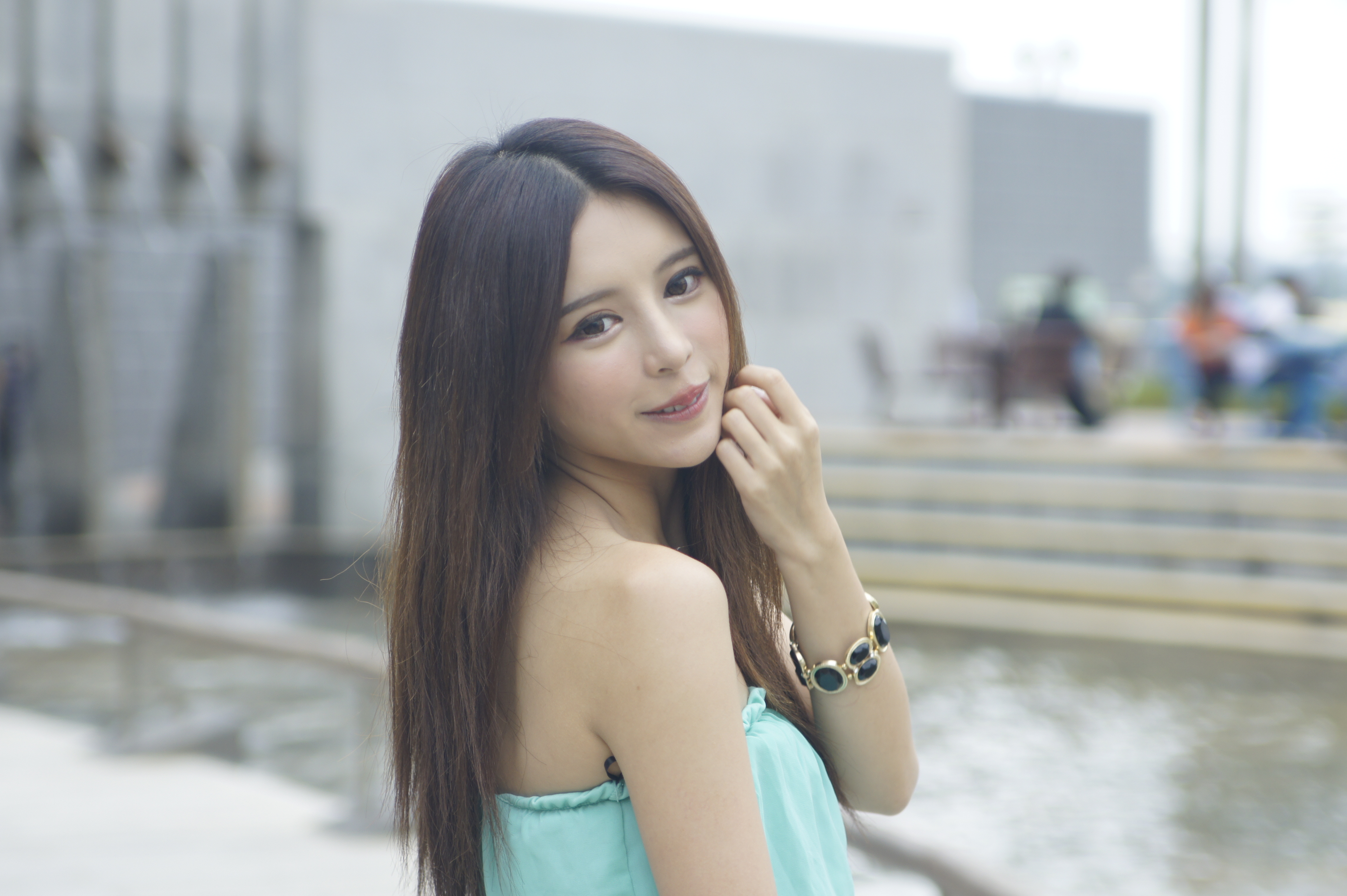 Elegant Taiwanese Beauty Julie Chang in Hong Kong Bokeh - 4K Ultra HD ...