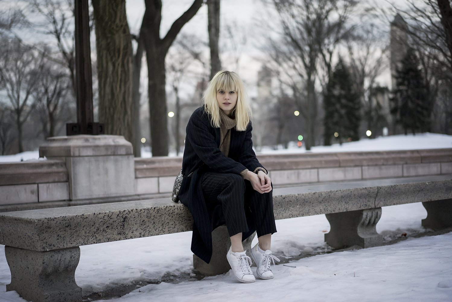 Download Woman Lisa Dengler Wallpaper