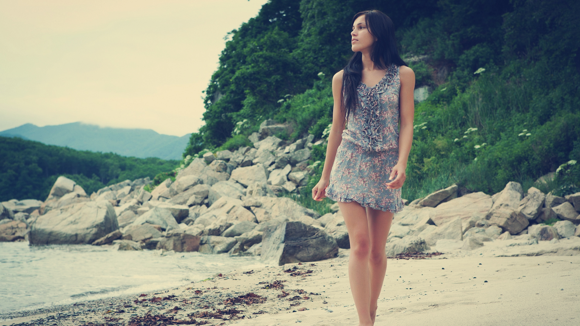 Download Woman Model HD Wallpaper