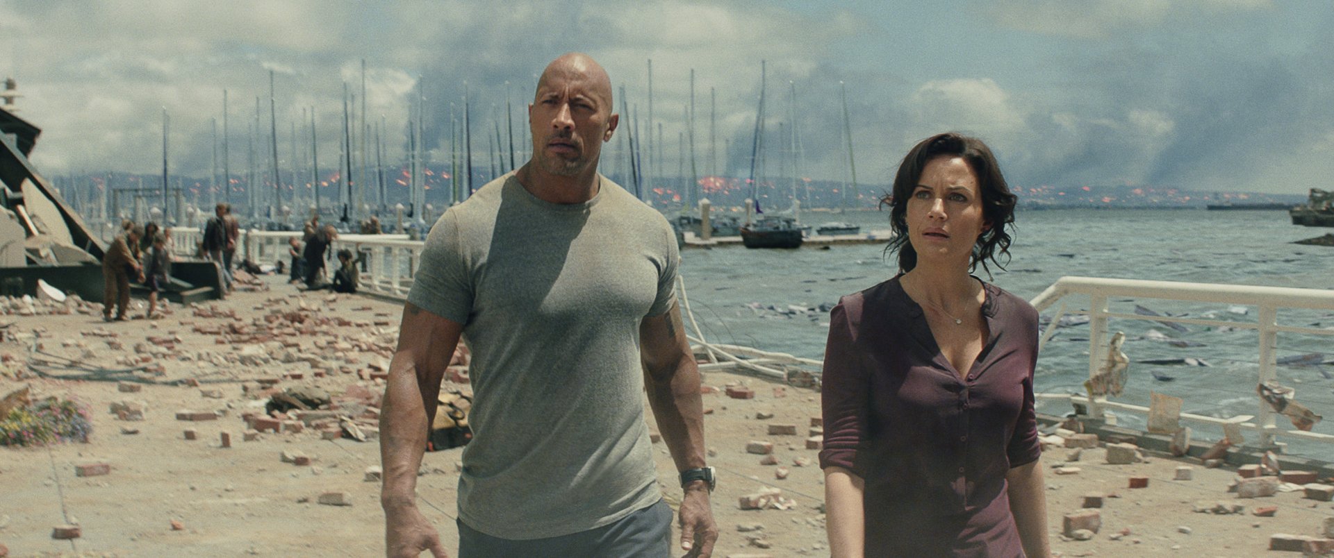 Download Carla Gugino Dwayne Johnson Movie San Andreas HD Wallpaper
