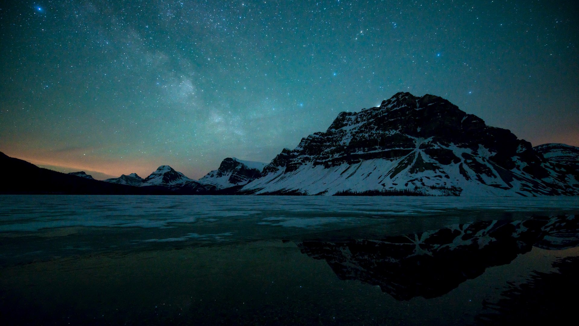 Starlit Mountain Reflection | 4K Ultra HD Nature Wallpaper