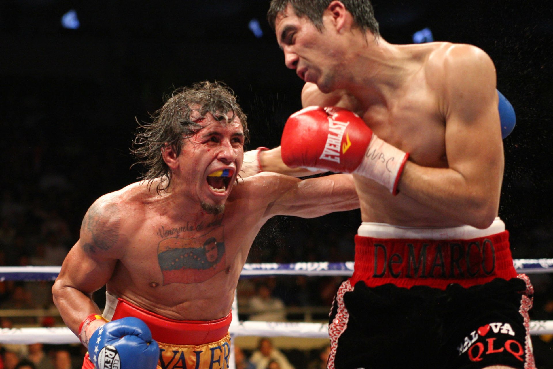 Epic Boxing Showdown: Intense Sports Action HD Wallpaper