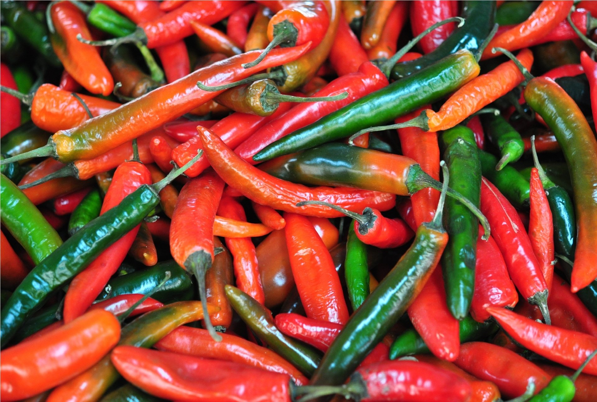Vibrant Chili Burst - HD Pepper & Food Wallpaper | 2160x1456 ...