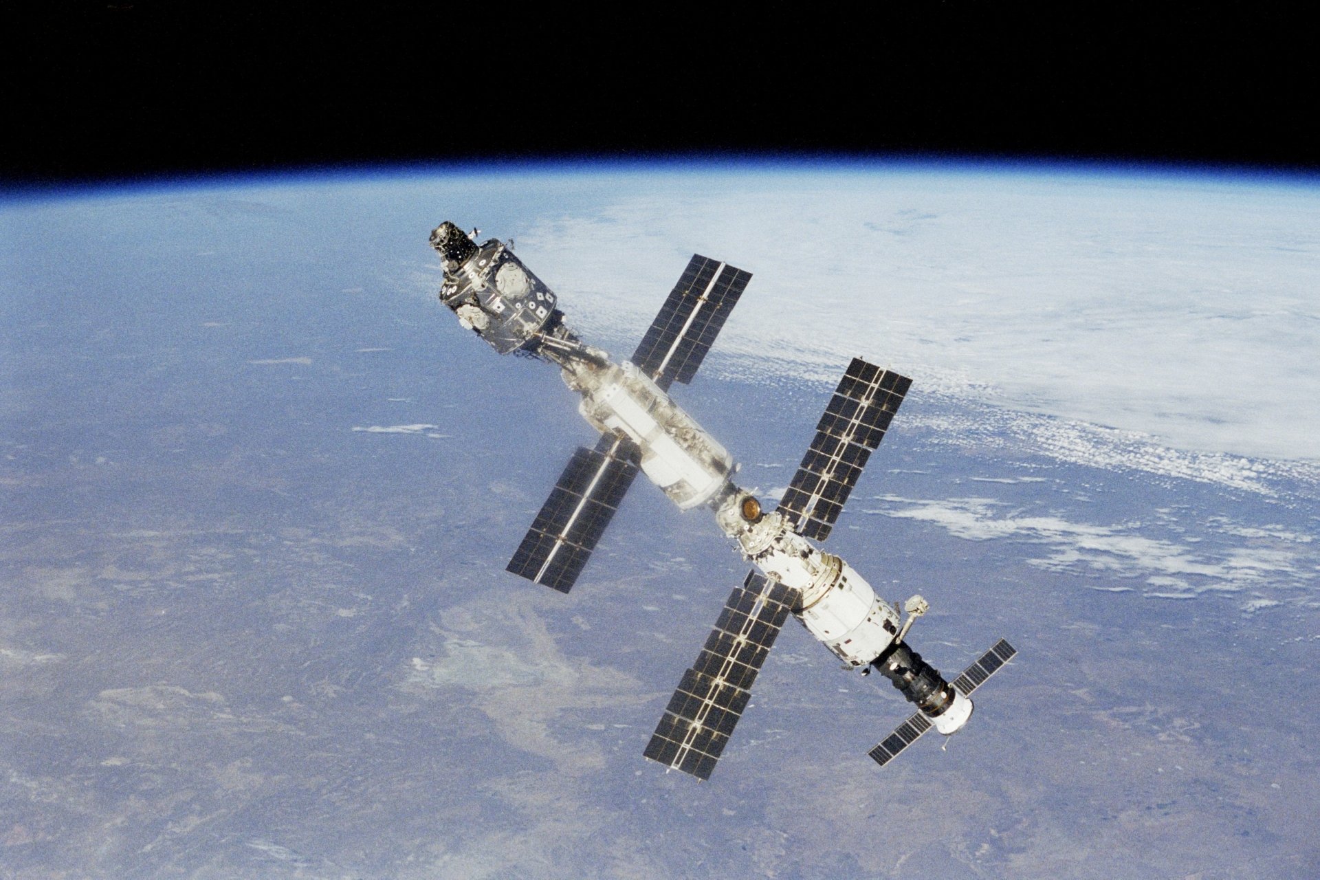 Download Man Made International Space Station HD Wallpaper