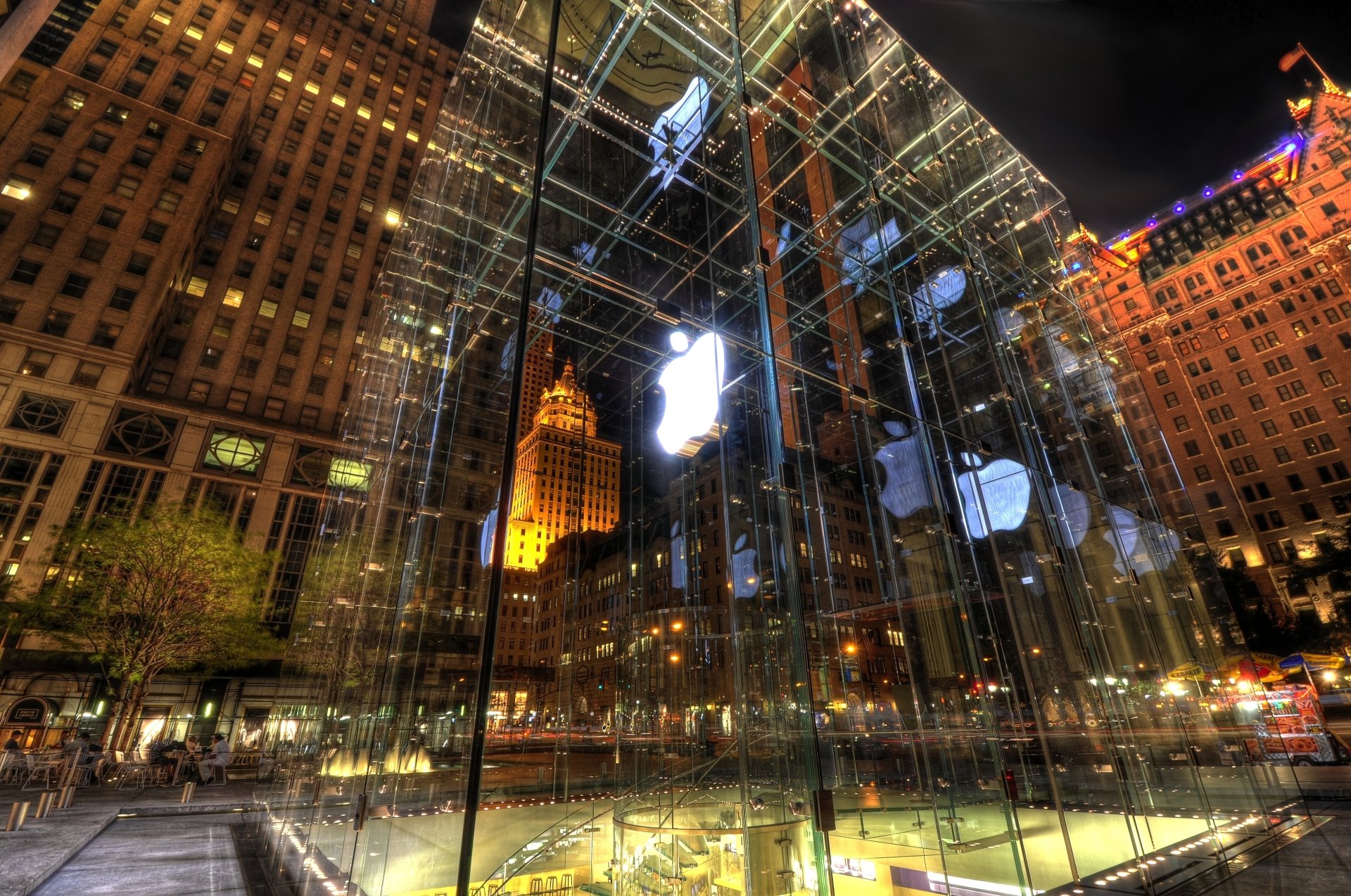 Iconic Apple Store Glow: HDR Nightscape of New York’s Tech Landmark in ...