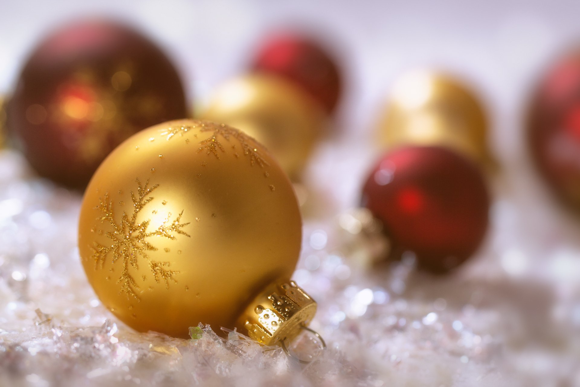 4K Ultra HD Christmas Ornaments: Festive Holiday Elegance in Every ...