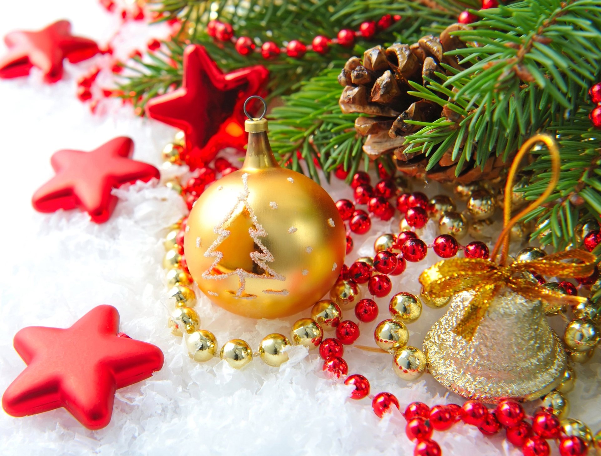 Festive Christmas Ornaments 4K Ultra HD Holiday Wallpaper Delight ...