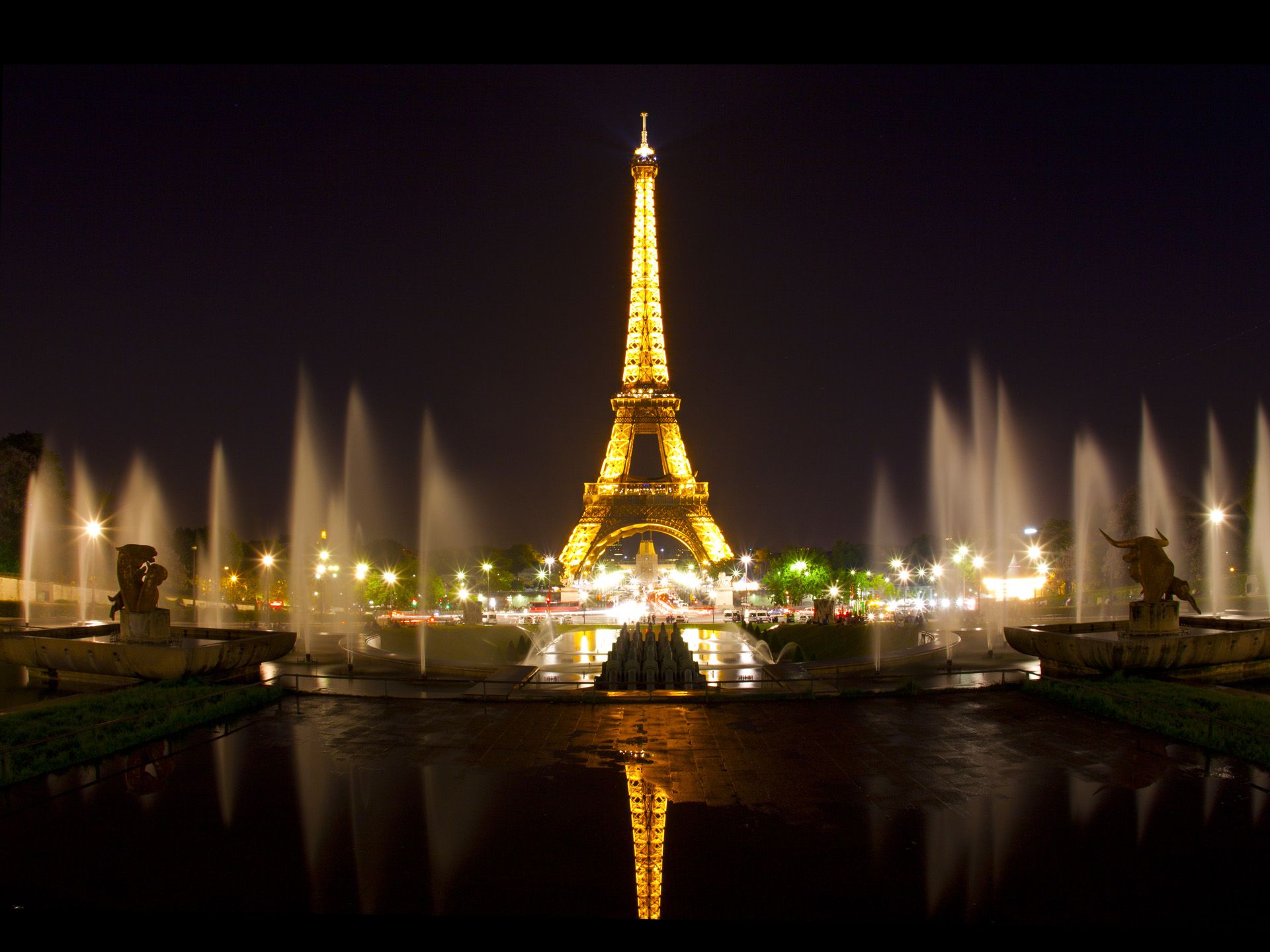 HD Wallpaper: Paris Fountain Lights and the Eiffel Tower at Night