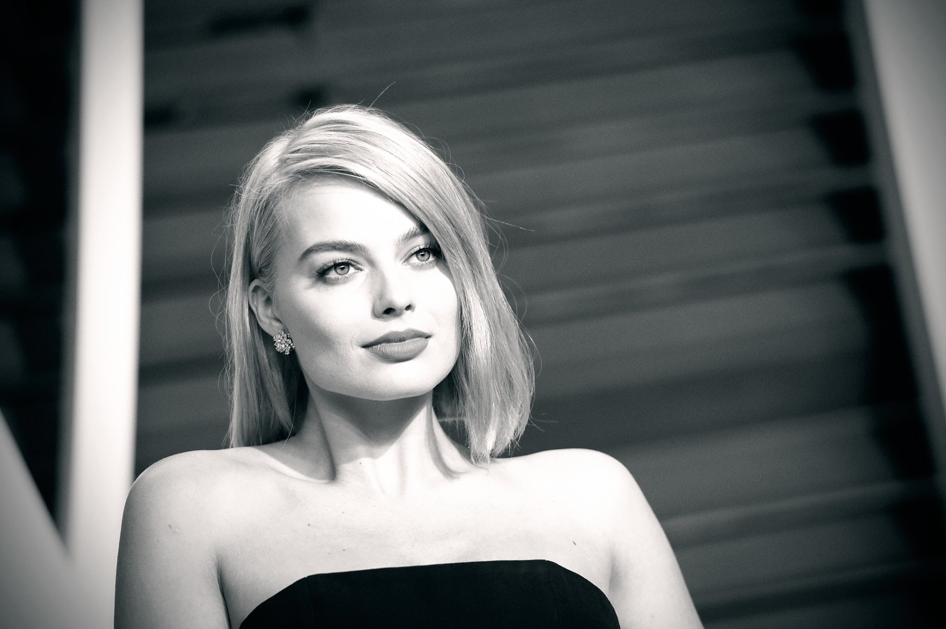 Margot Robbie: Iconic Australian Blonde in Stunning Black & White HD ...