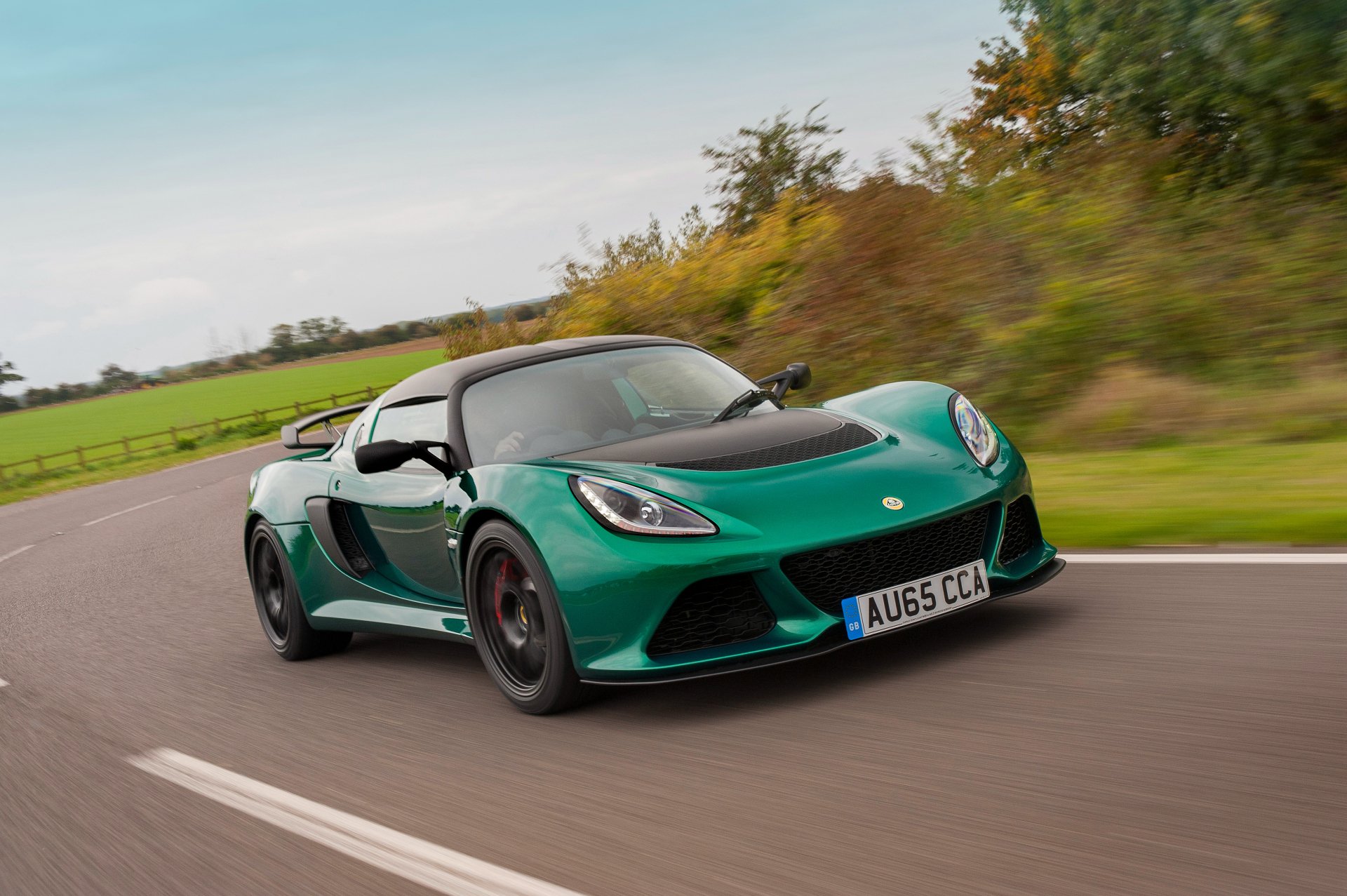 4K Ultra HD Green Lotus Exige Masterpiece on the Open Road
