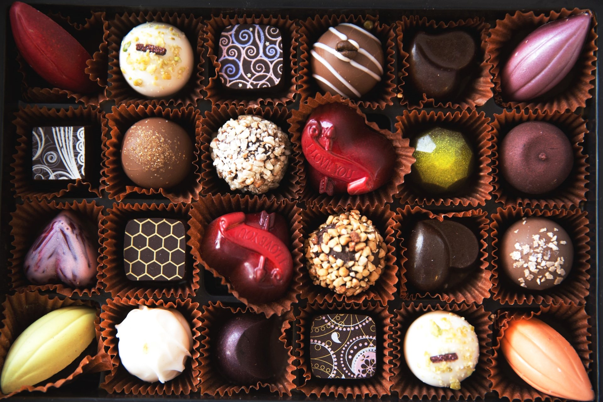 Indulgent Chocolate Delights: A Stunning HD Wallpaper