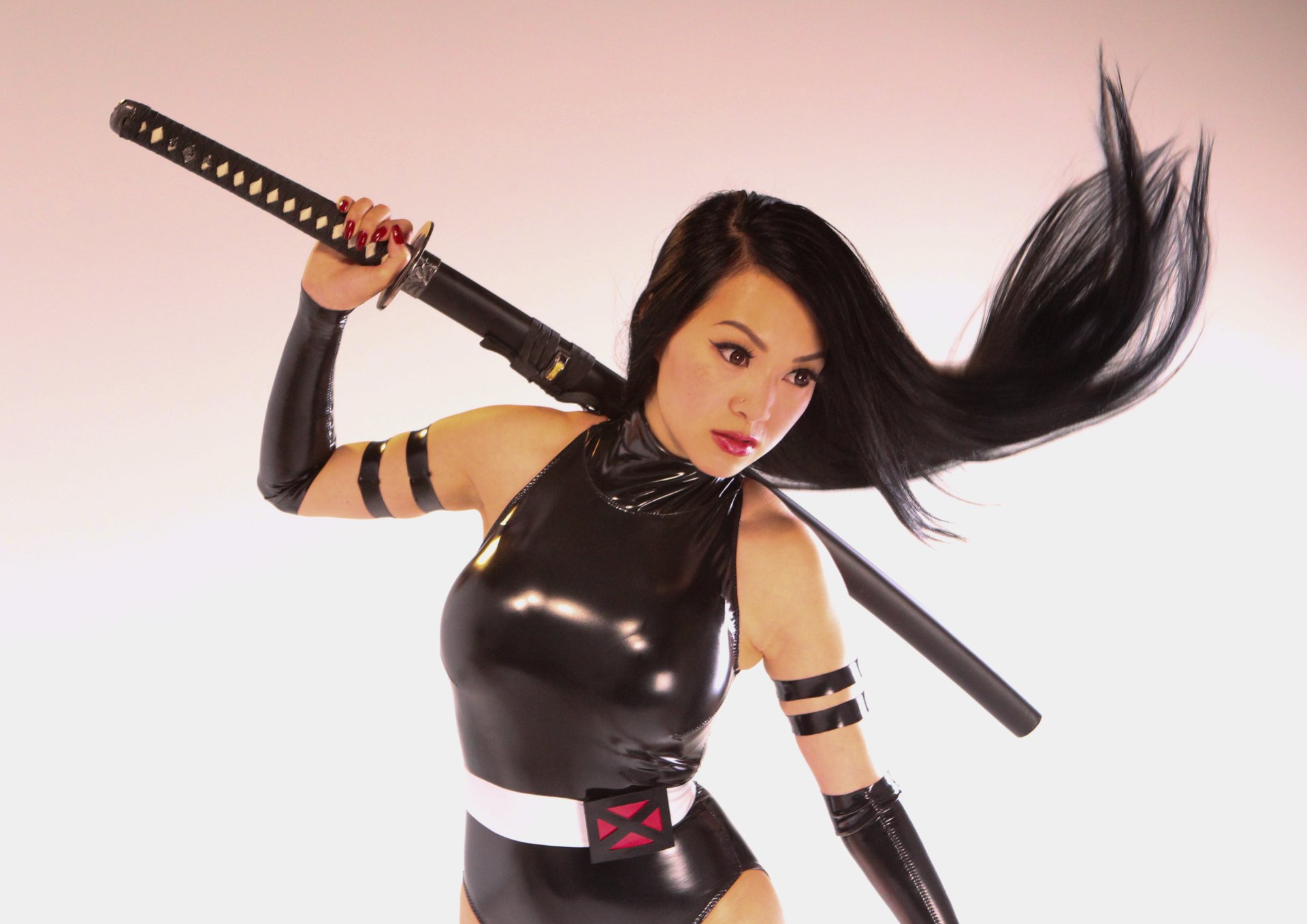 Linda Le as Psylocke: Stunning 4K Ultra HD Cosplay Wallpaper