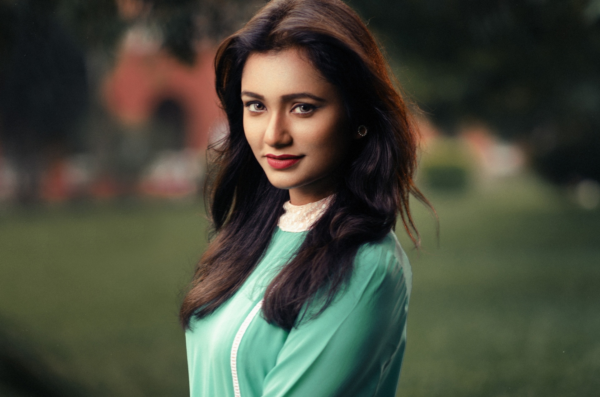 Elegant Brunette with Bold Lipstick – HD Model Portrait Wallpaper