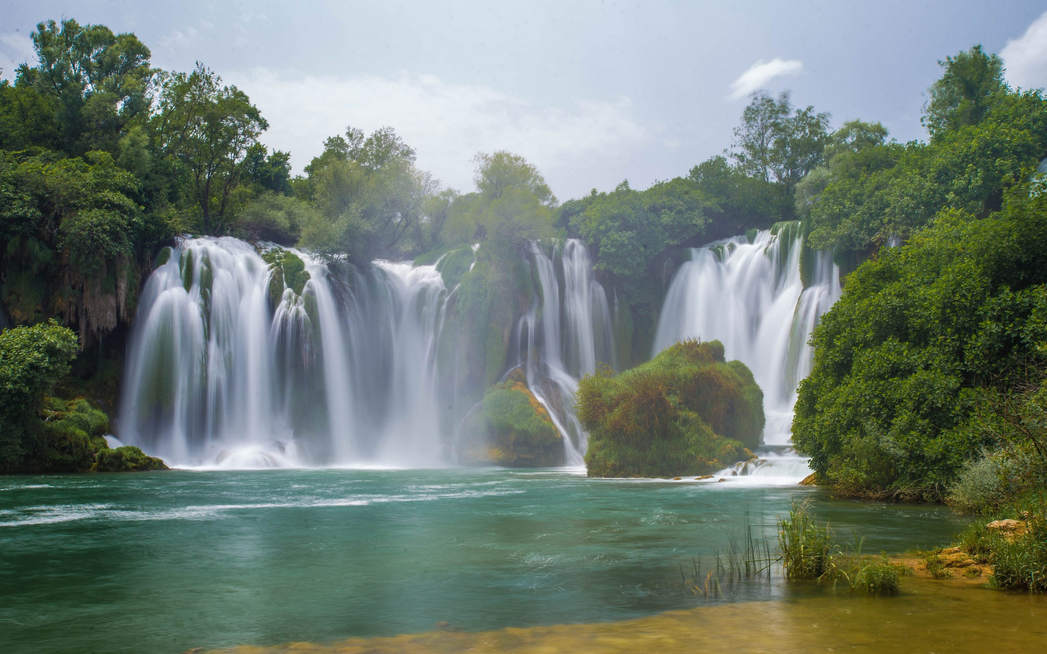 Lake Waterfall Nature Wallpaper