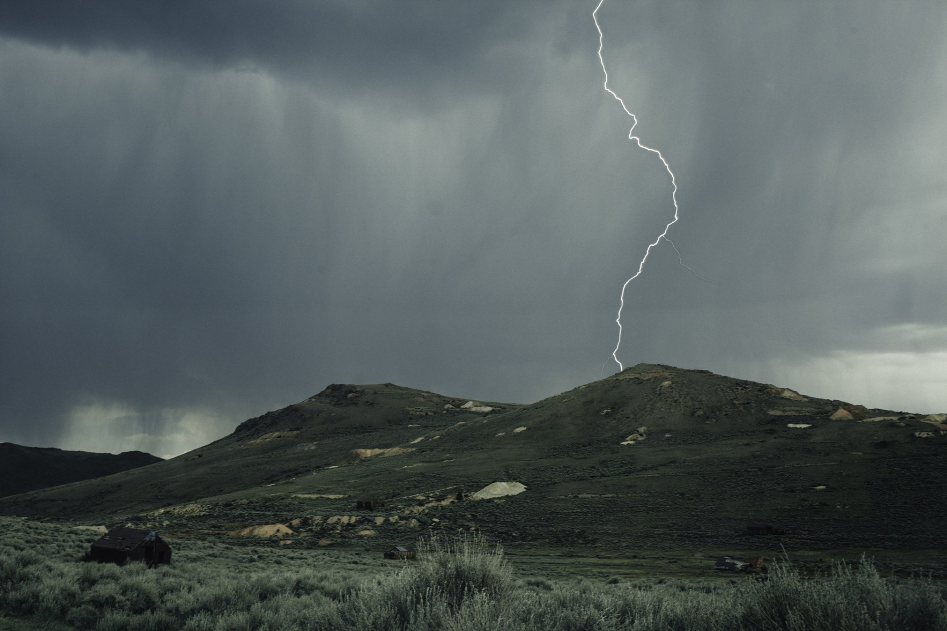 HD Landscape Photo: Lightning Over Grassy Hills | 2048x1365 | Wallpaper ...