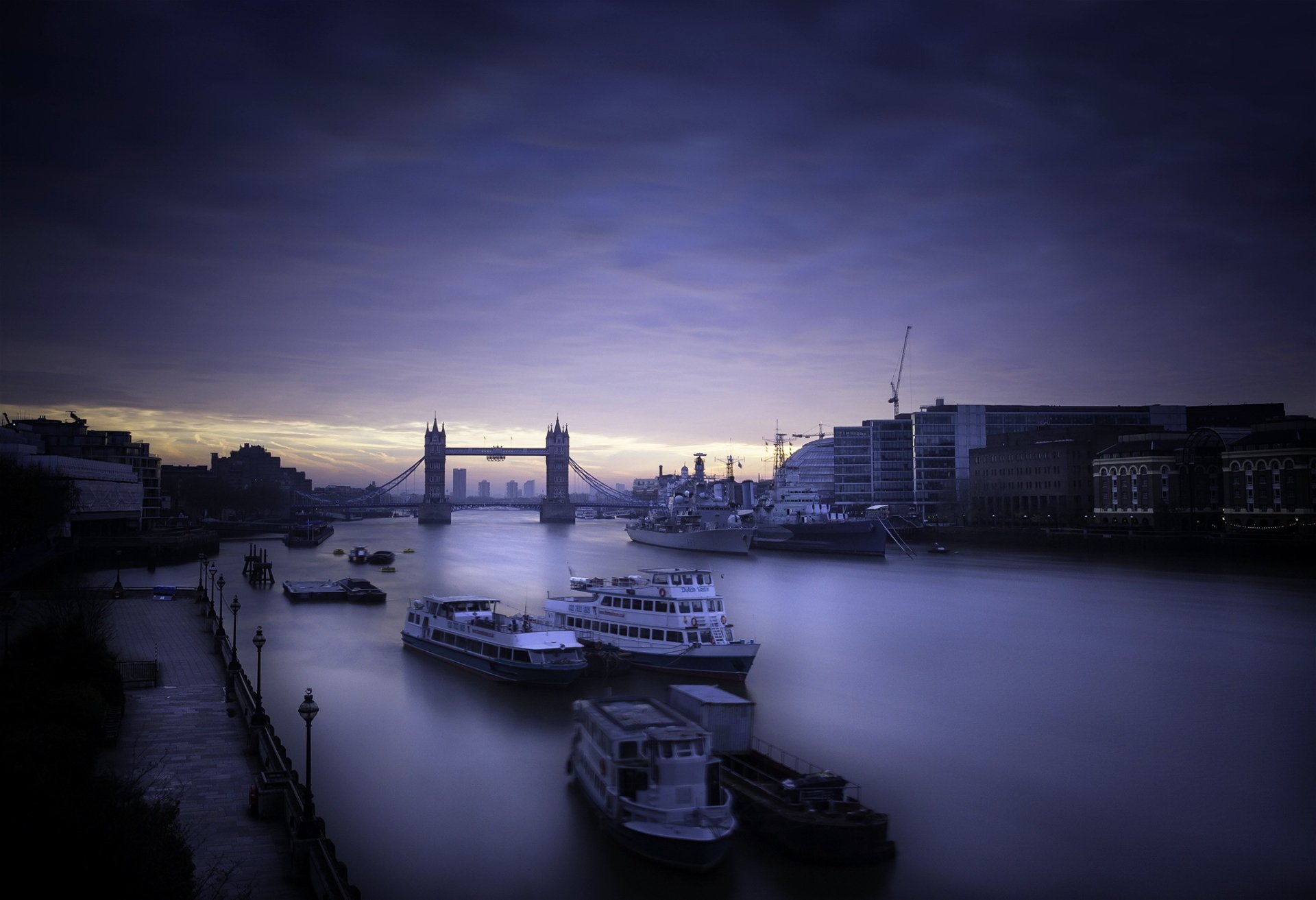 Evening Ferry Ride on the Thames with Tower Bridge – London HD Wallpaper