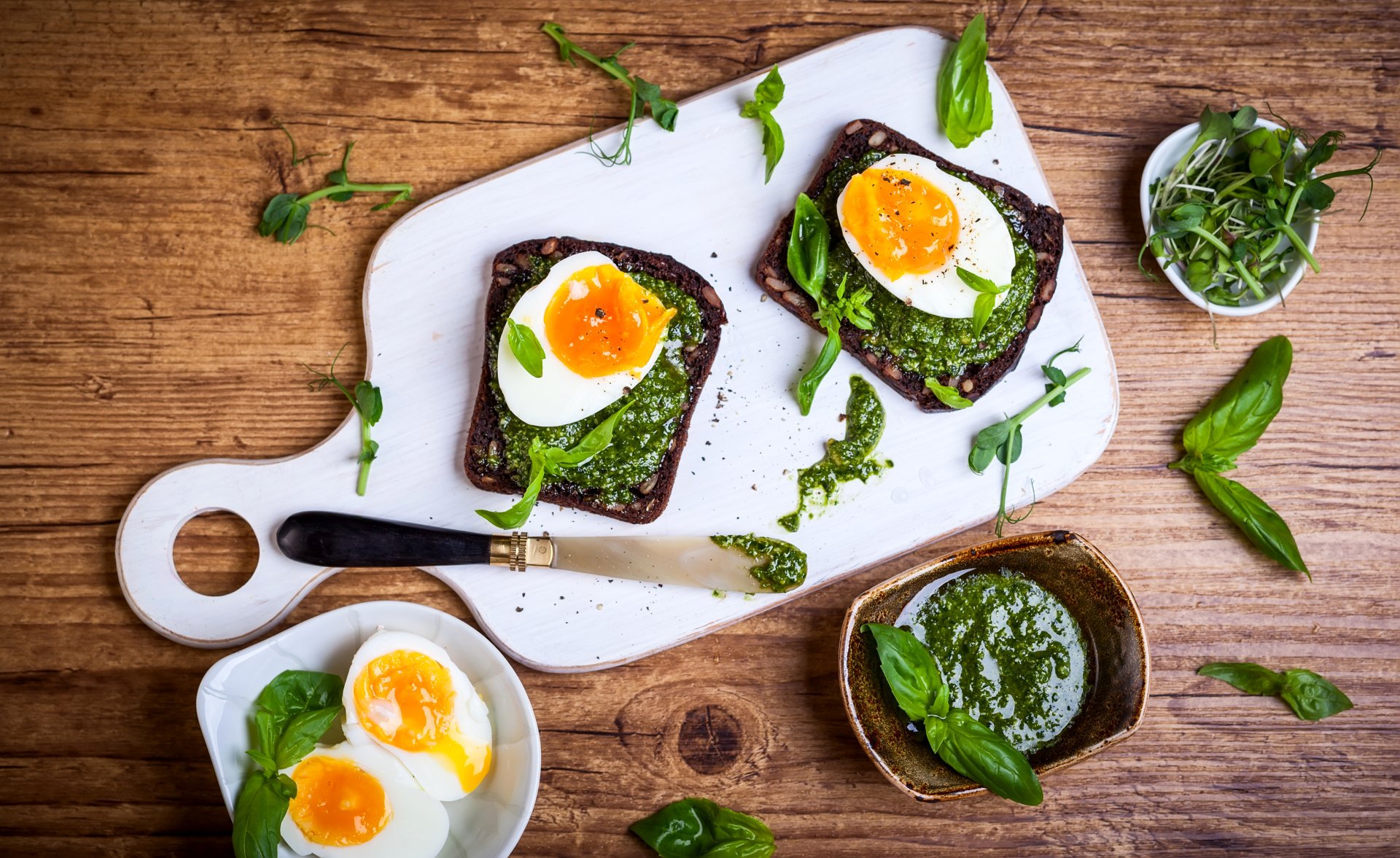 Sunny Egg Toast with Fresh Herbs | 4K Ultra HD Food Still Life Wallpaper
