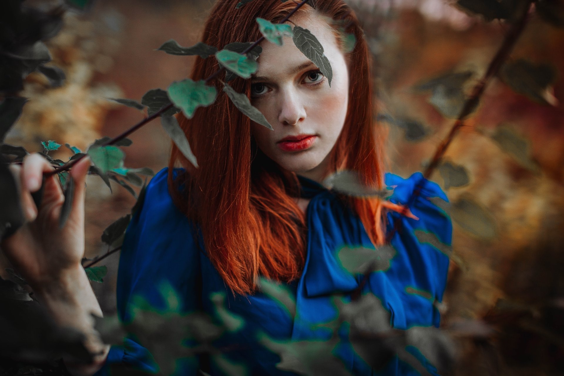 Ethereal Redhead Model in Blur – 8K Ultra HD Wallpaper