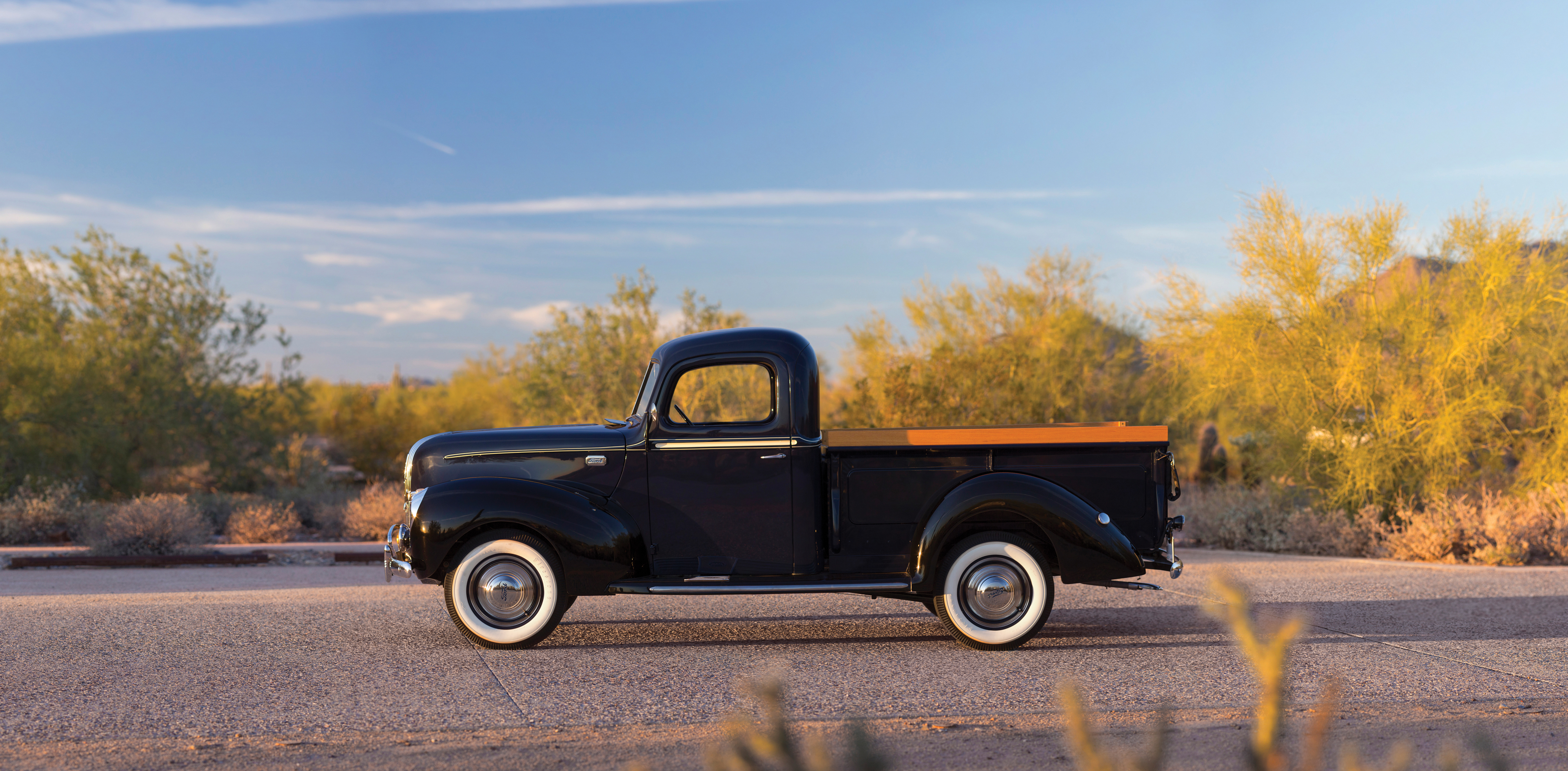 Download Vehicle Ford Deluxe Pickup HD Wallpaper