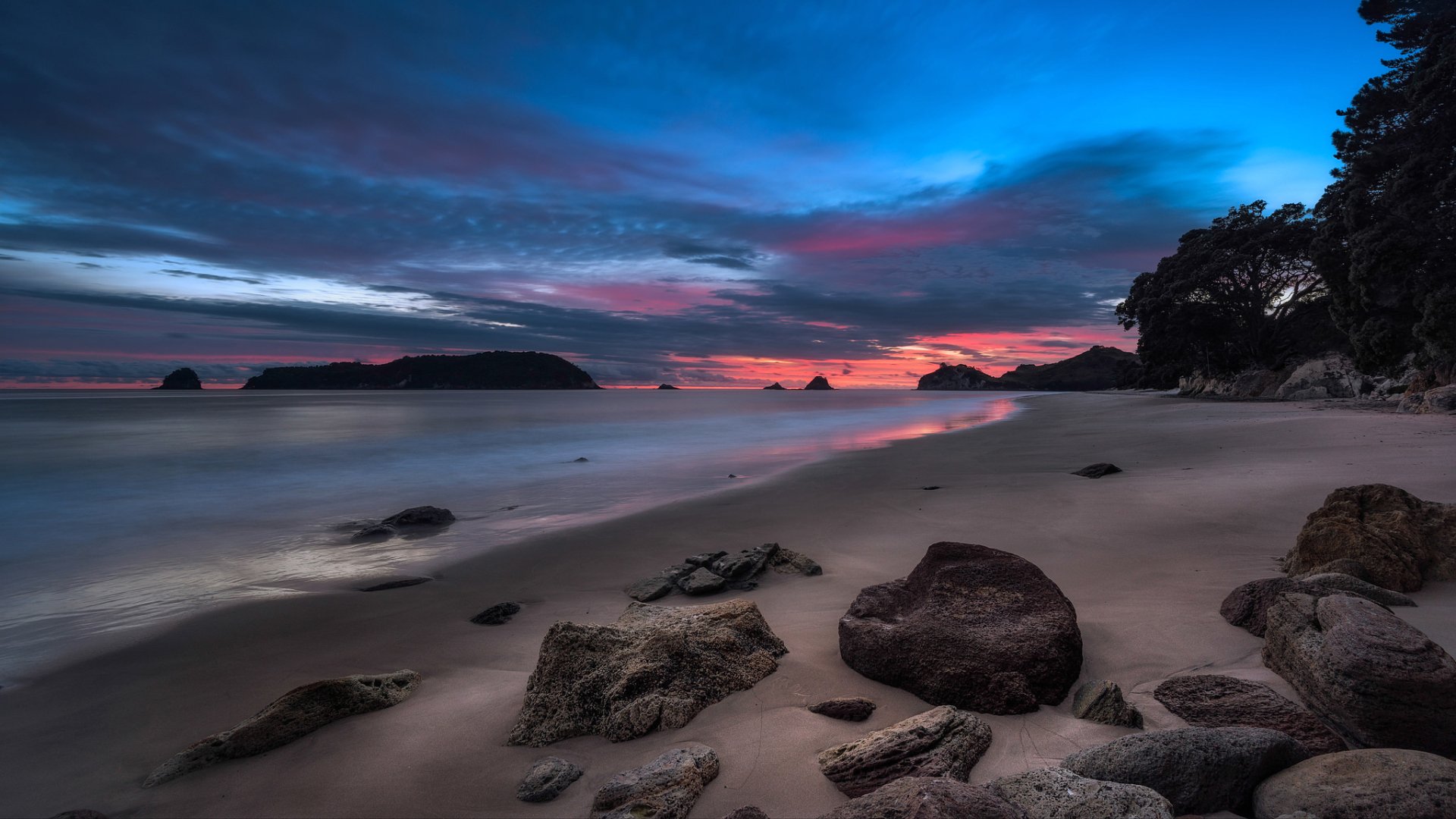 HD Beach Sunset — Cloudlit Ocean on Sandy Horizon | 2048x1152 ...