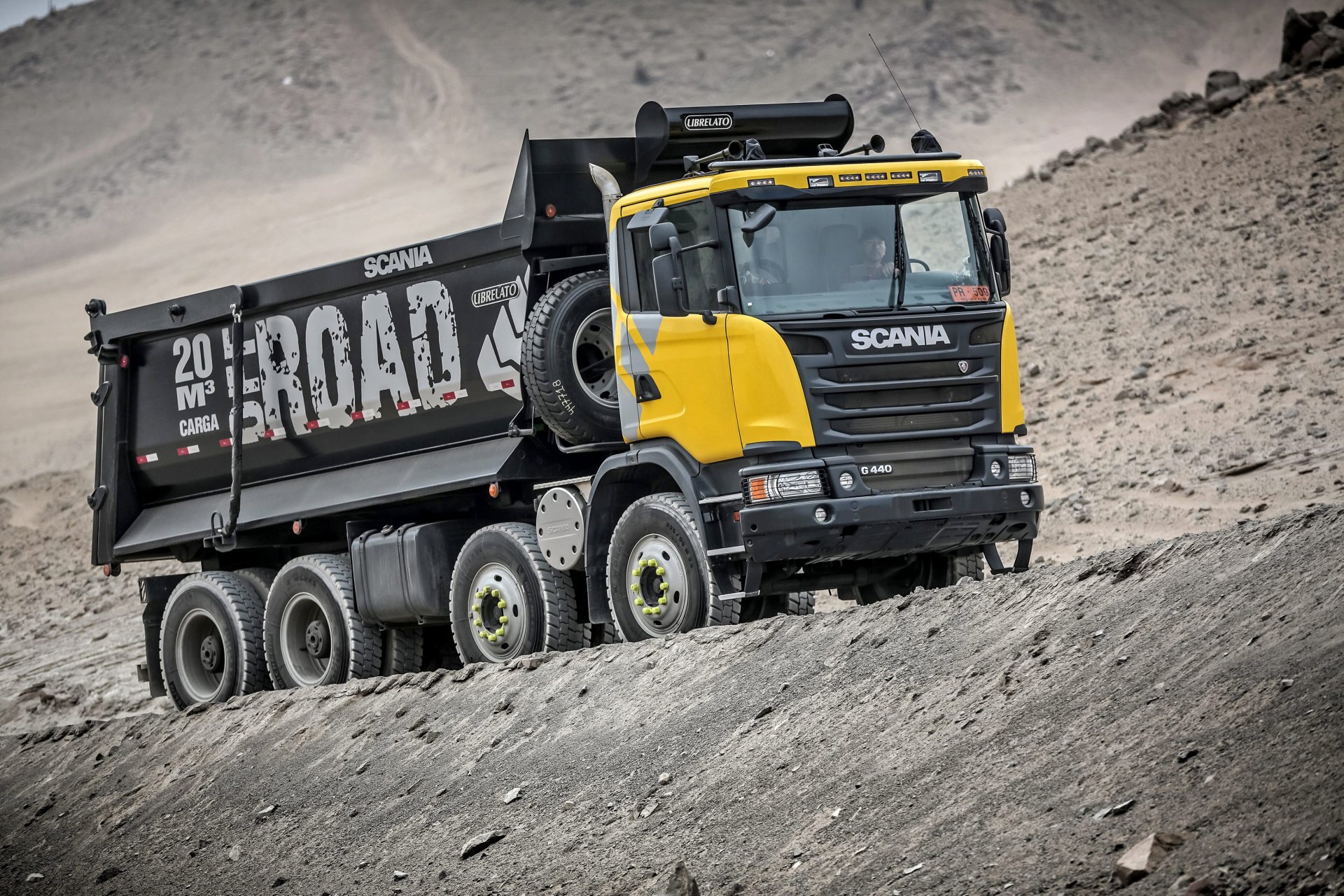 Scania Power Hauler: Rugged HD Truck Wallpaper