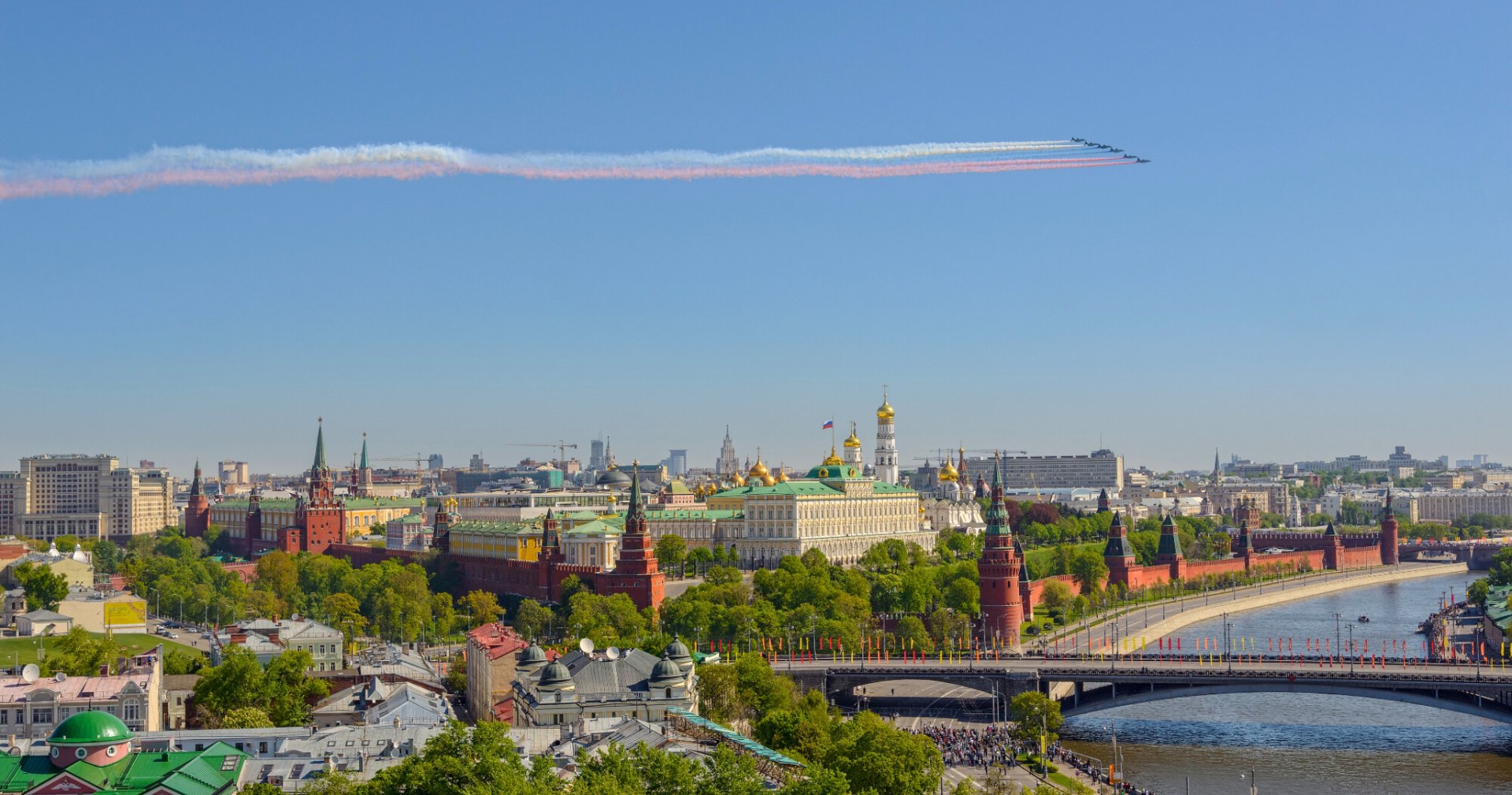 Moscow Skyline and Military Air Show over the River – HD Cityscape ...