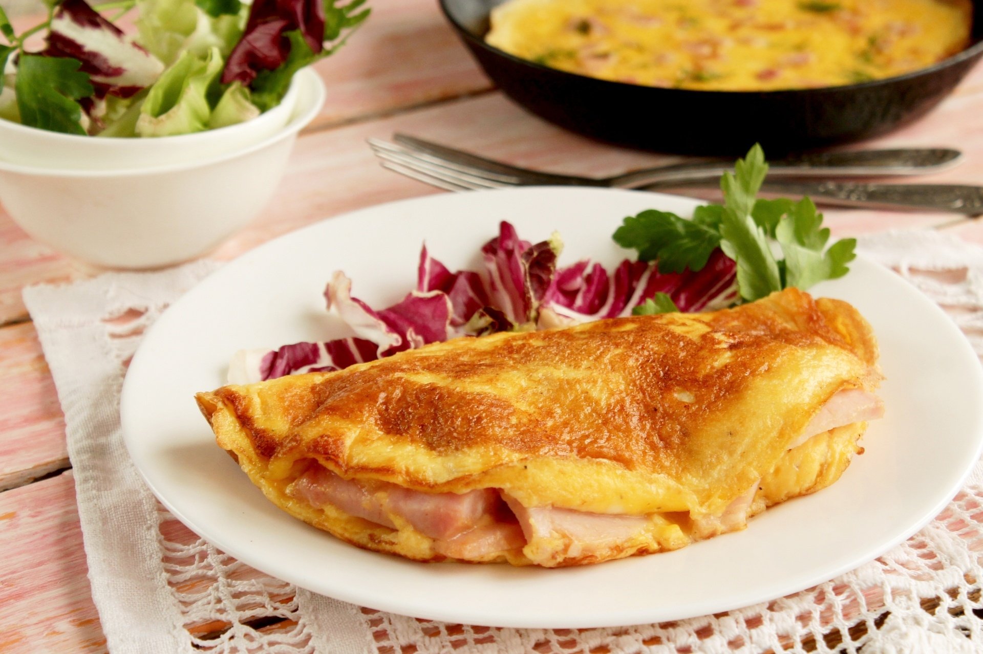 Delicious HD Omelette Delight – Perfect Egg Breakfast Wallpaper