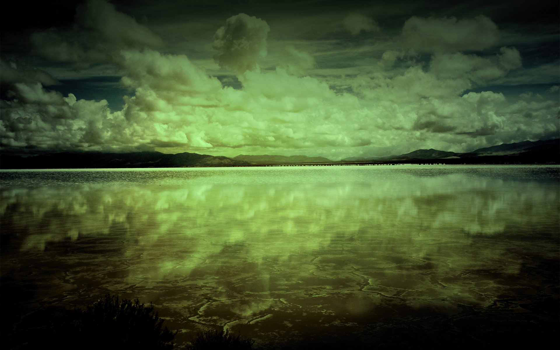 Tranquil Waters: A Stunning HD Wallpaper Reflection of Nature ...