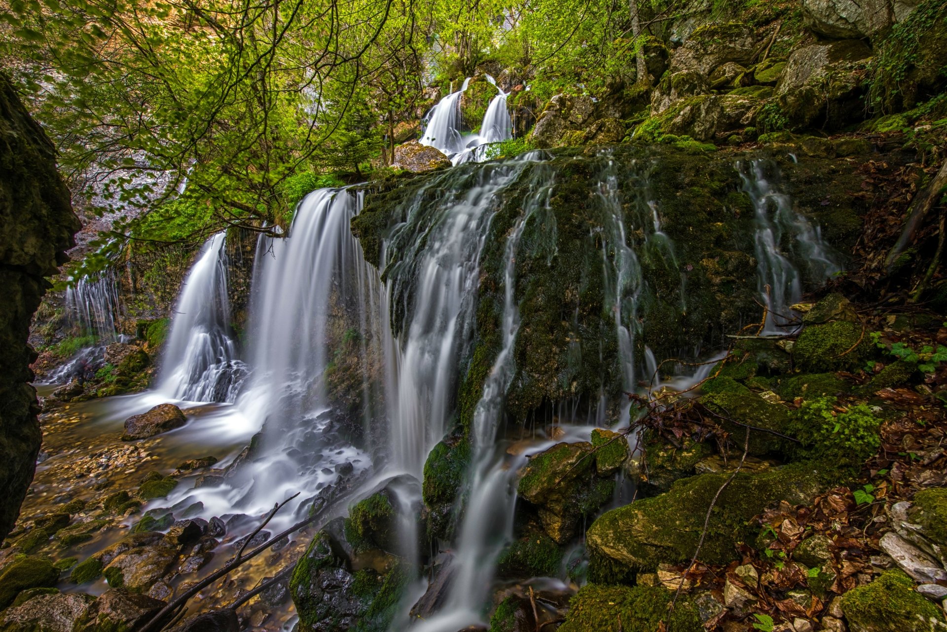 Download Green Nature Waterfall 4k Ultra HD Wallpaper | 5616x3748 ...