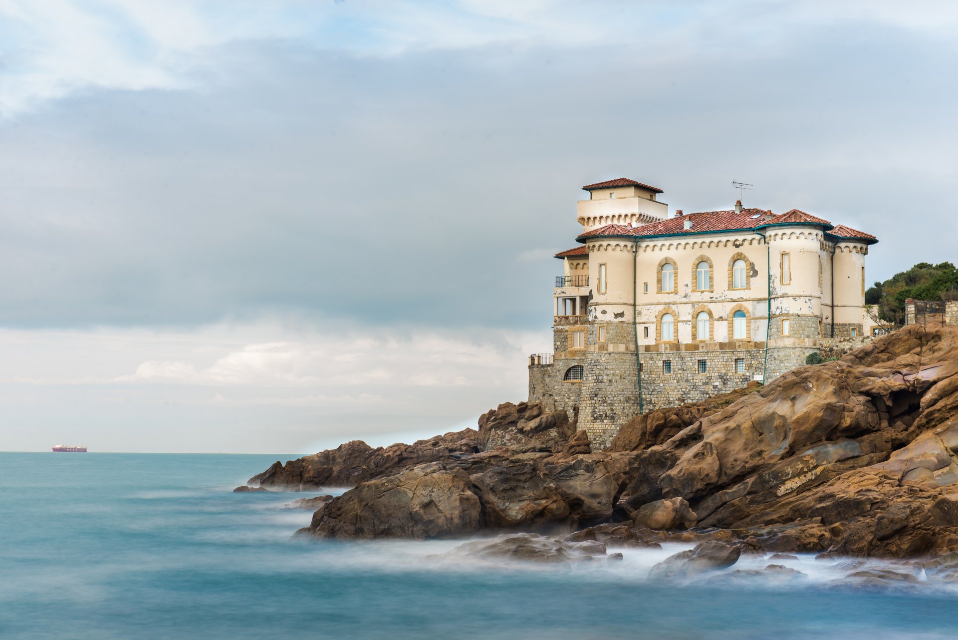 Download Horizon Italy Sea Ocean Coast Castle Man Made Castello Del ...