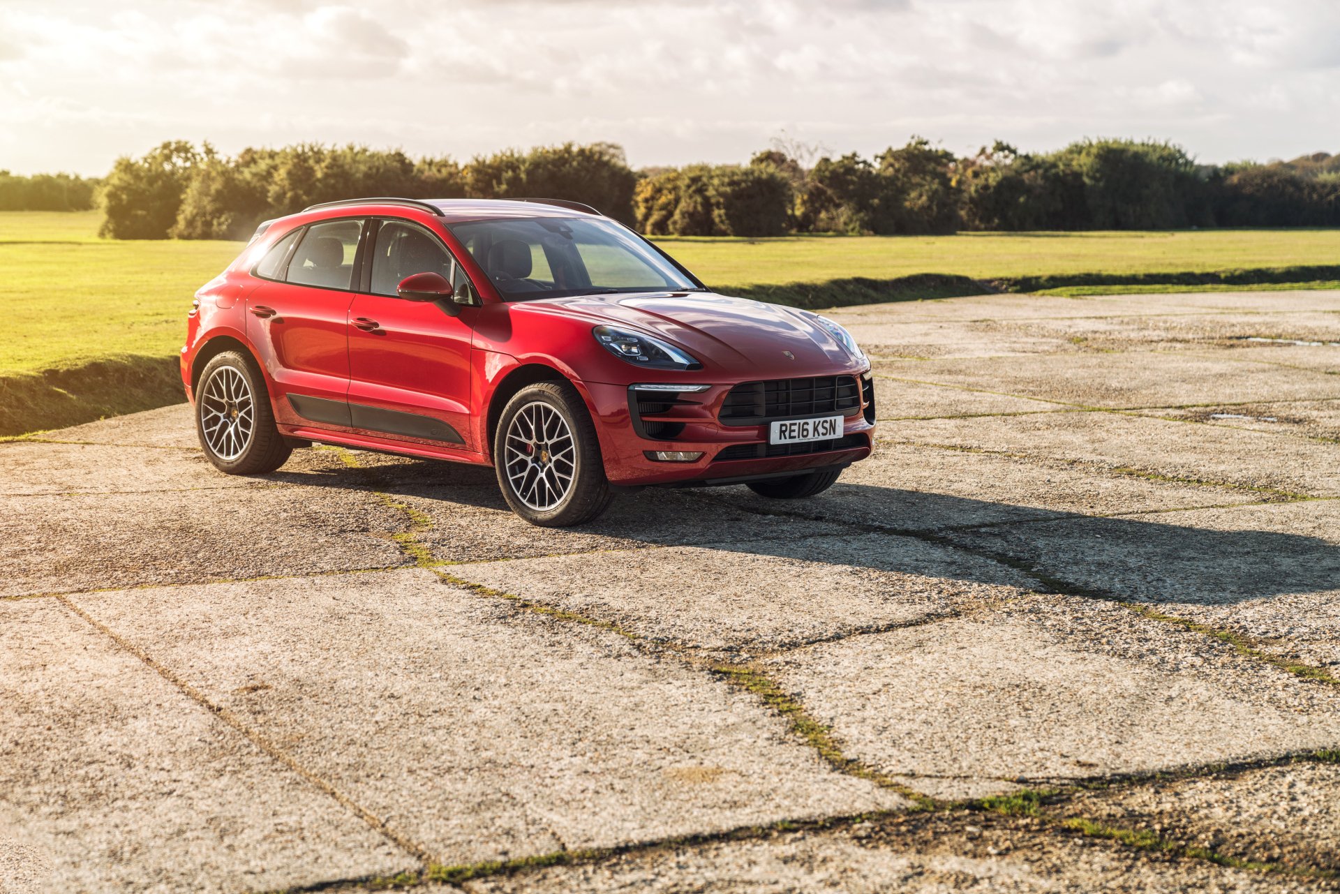 Download SUV Car Porsche Vehicle Porsche Macan 4k Ultra HD Wallpaper