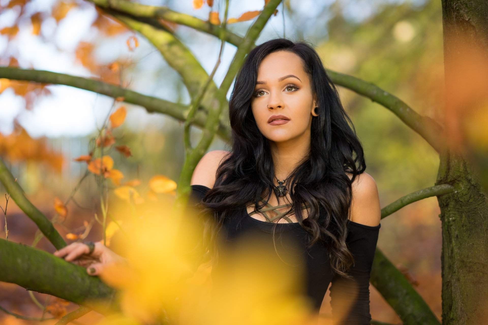 Download Hazel Eyes Depth Of Field Brunette Woman Model 4k Ultra Hd