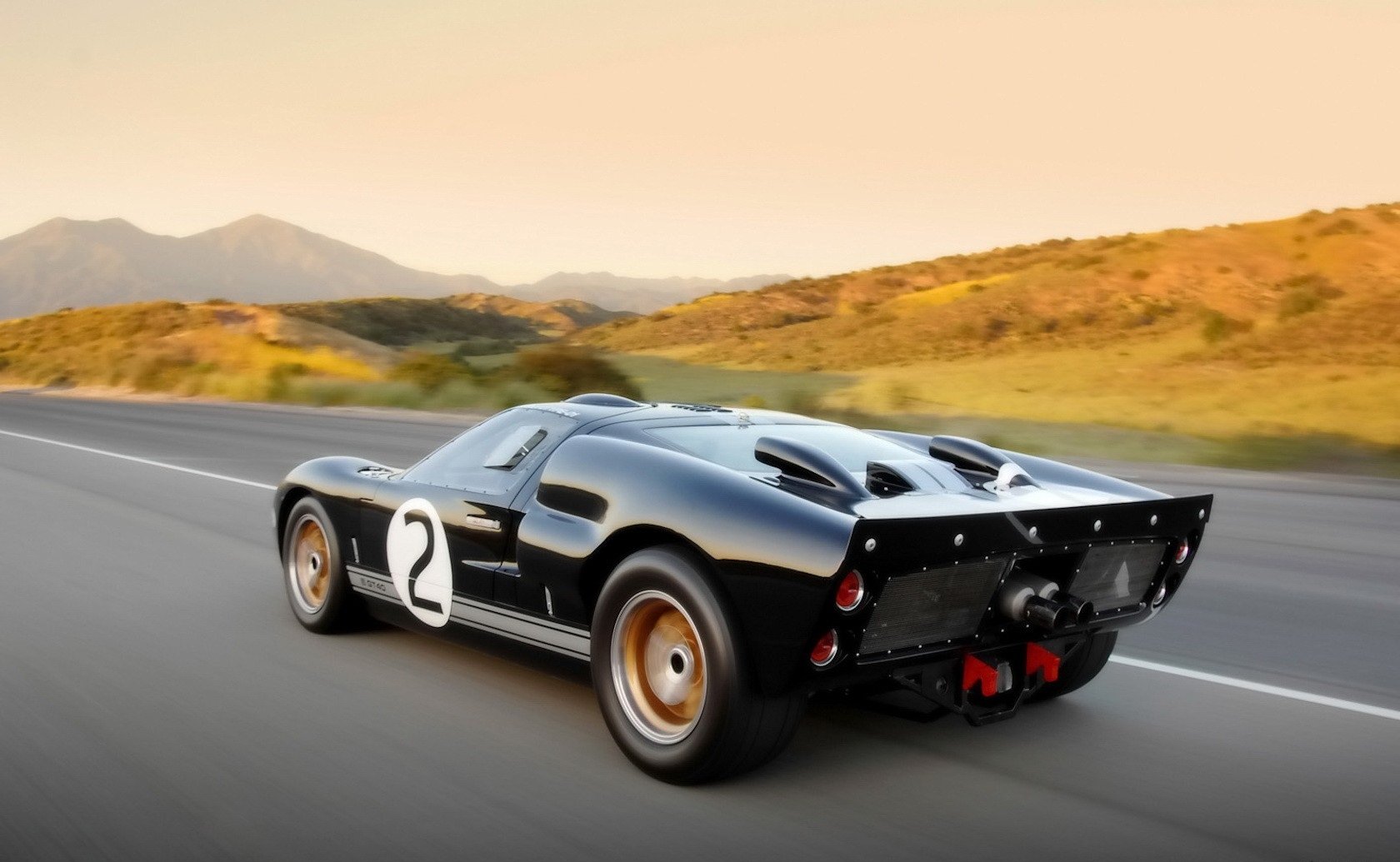 Download Ford Retro Vehicle Racing Wallpaper