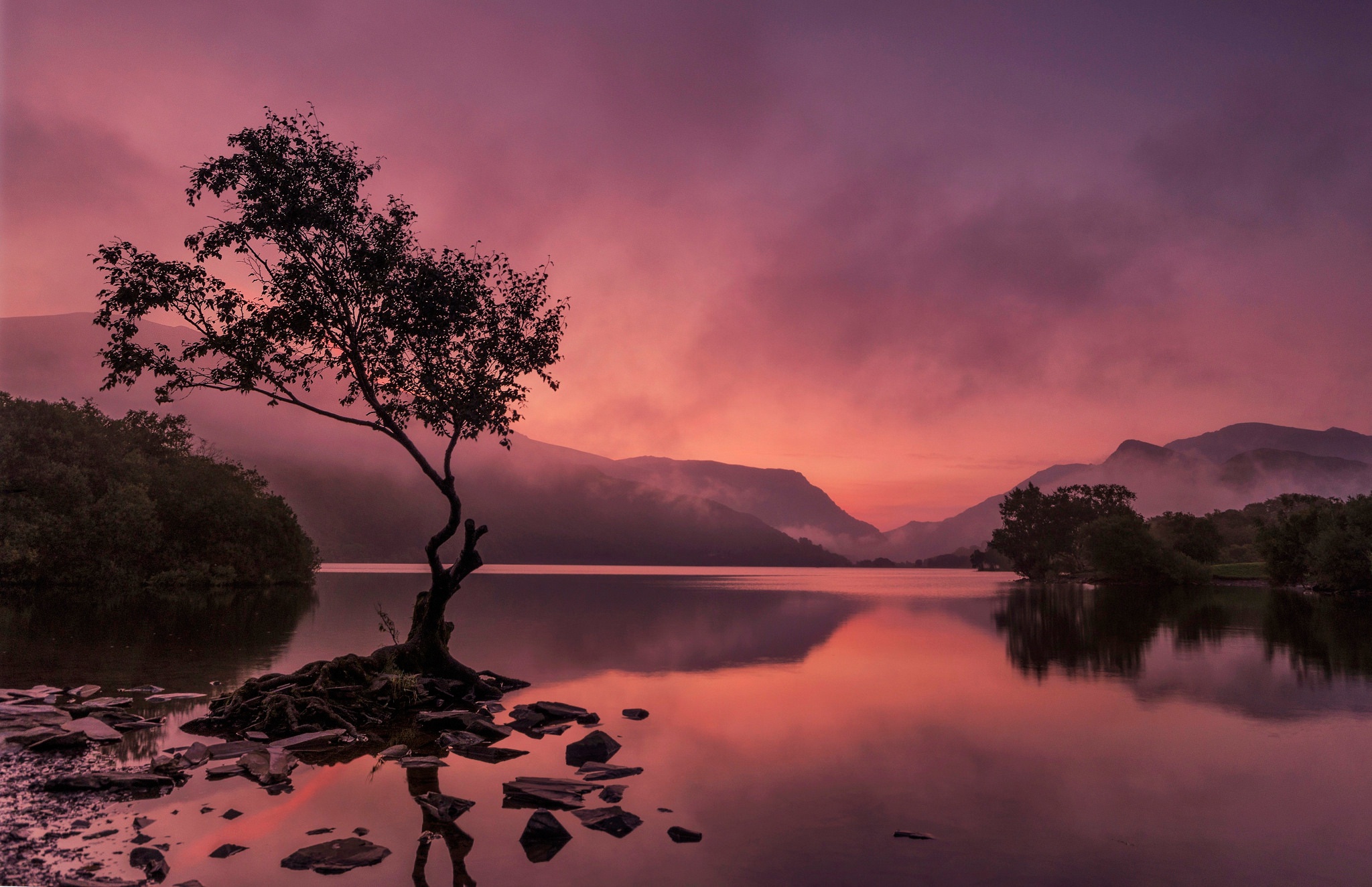 Misty Lake Sunset Reflection | HD Nature Wallpaper