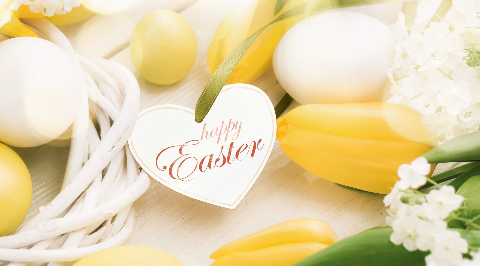 Happy Easter 4K: Bright Tulips & Eggs Holiday Wallpaper