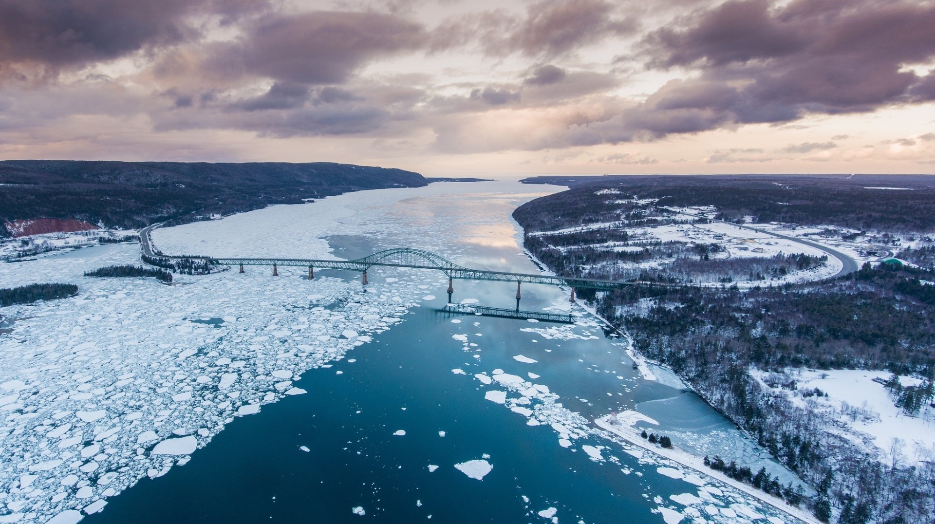 Winter Horizon Bridge: Stunning HD River & Landscape Photography Wallpaper