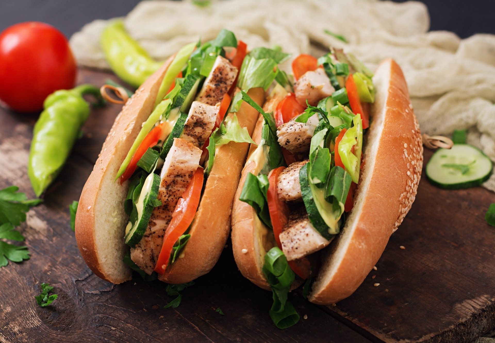 4K Ultra HD Hot Dog Delight: Fresh and Flavorful Still Life